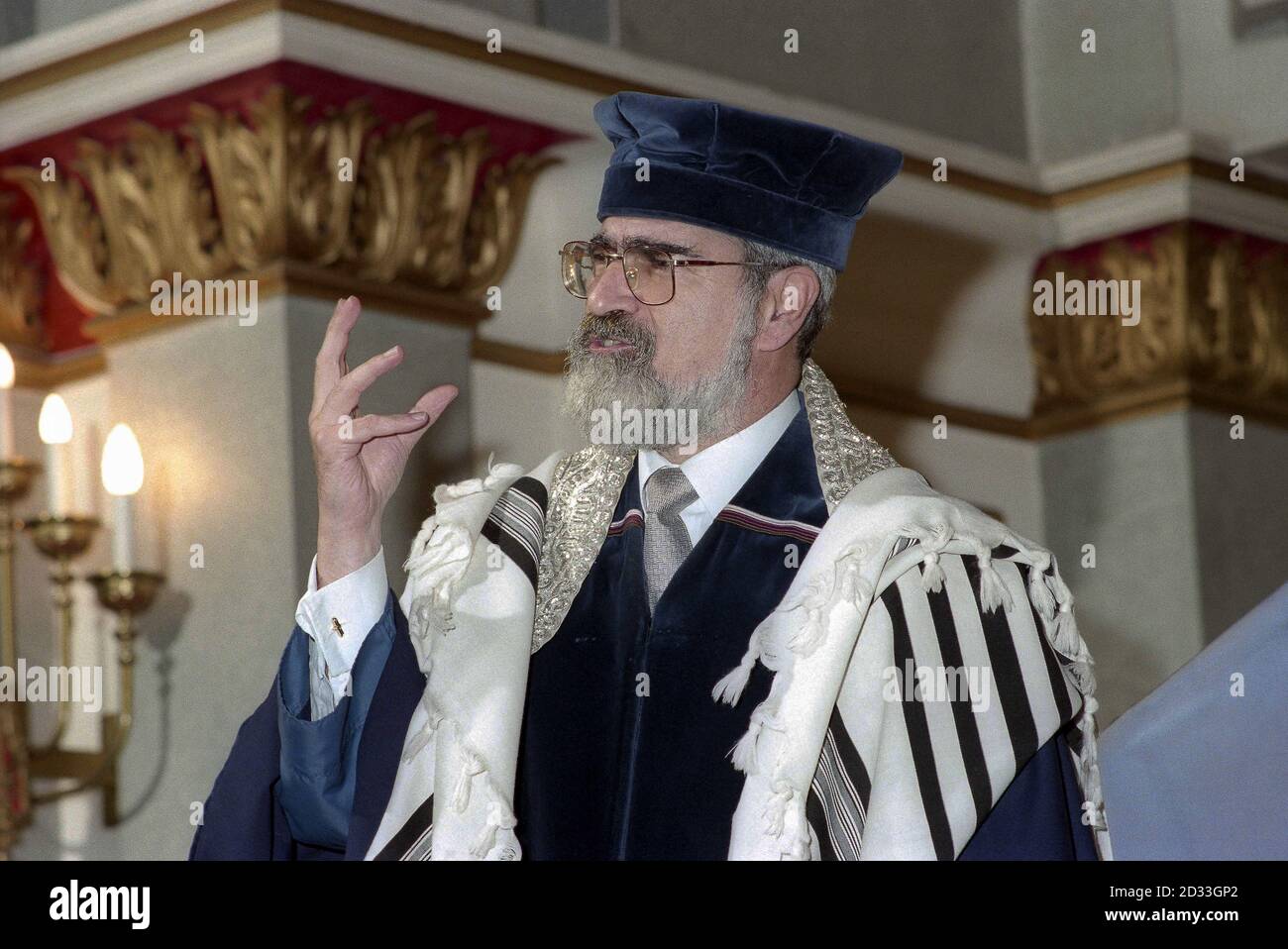Jonathan sacks chief rabbi hi-res stock photography and images - Alamy