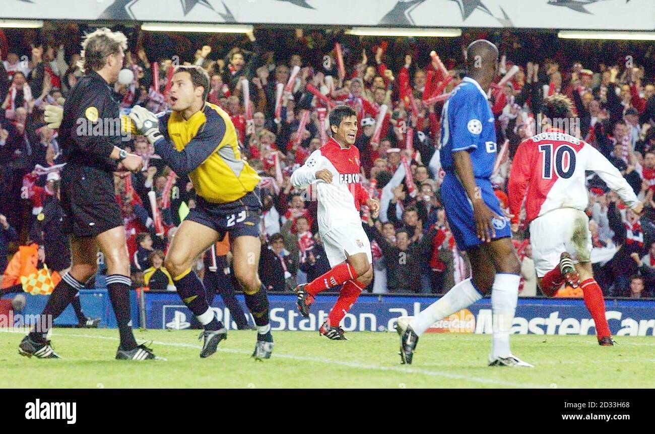 Anders Frisk High Resolution Stock Photography and Images - Alamy