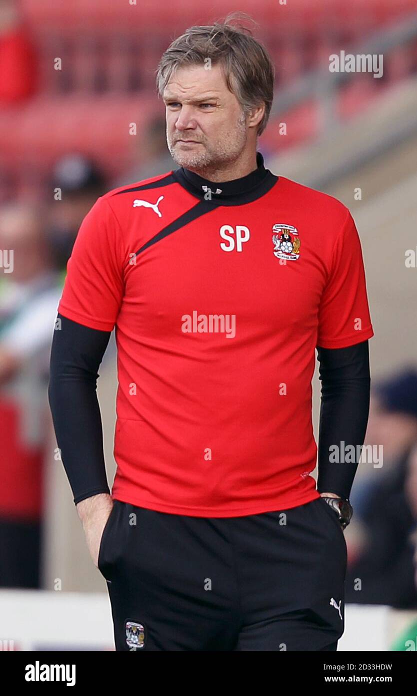 Manager Steven Pressley, Coventry City Stock Photo - Alamy