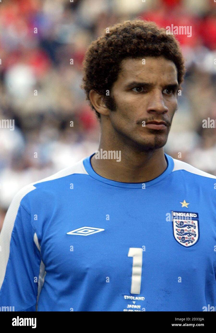 Goalkeeper david james lines up hi-res stock photography and images - Alamy