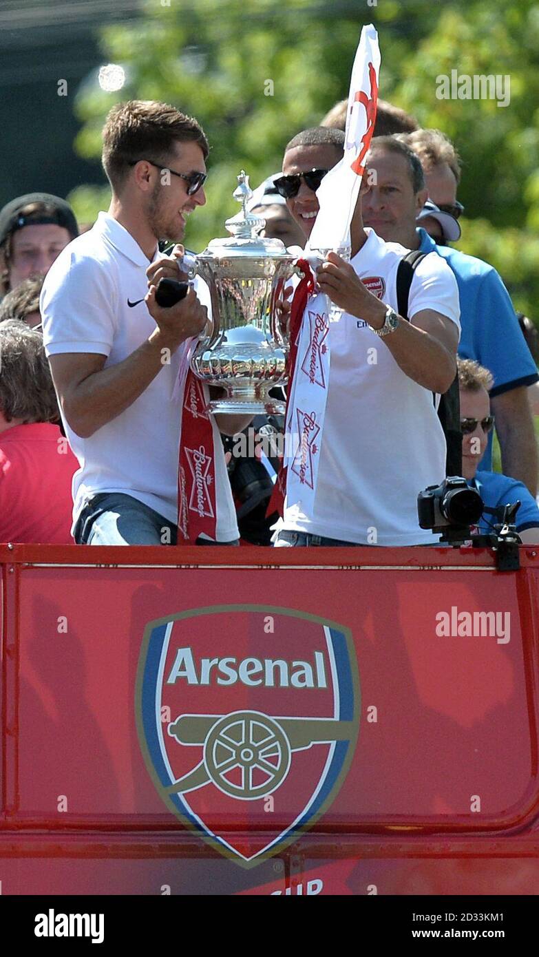 Fa cup winners bus hi-res stock photography and images - Alamy