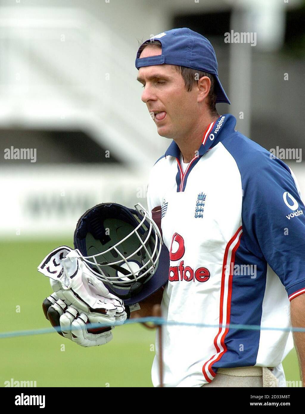 Cricket vaughan 1 hi-res stock photography and images - Alamy