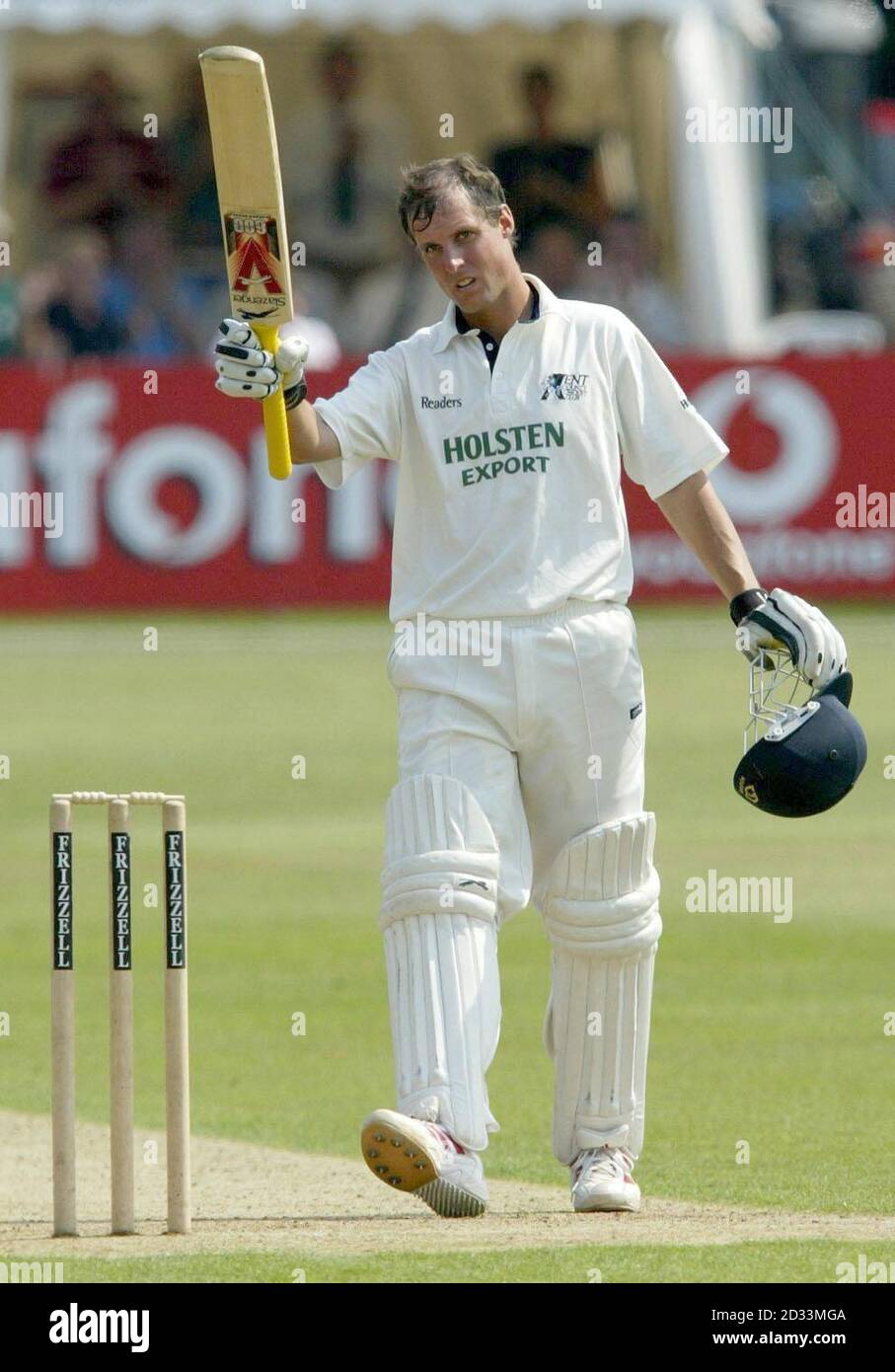 Kent batsman Ed Smith celebrates his century as Kent take on Sussex in ...