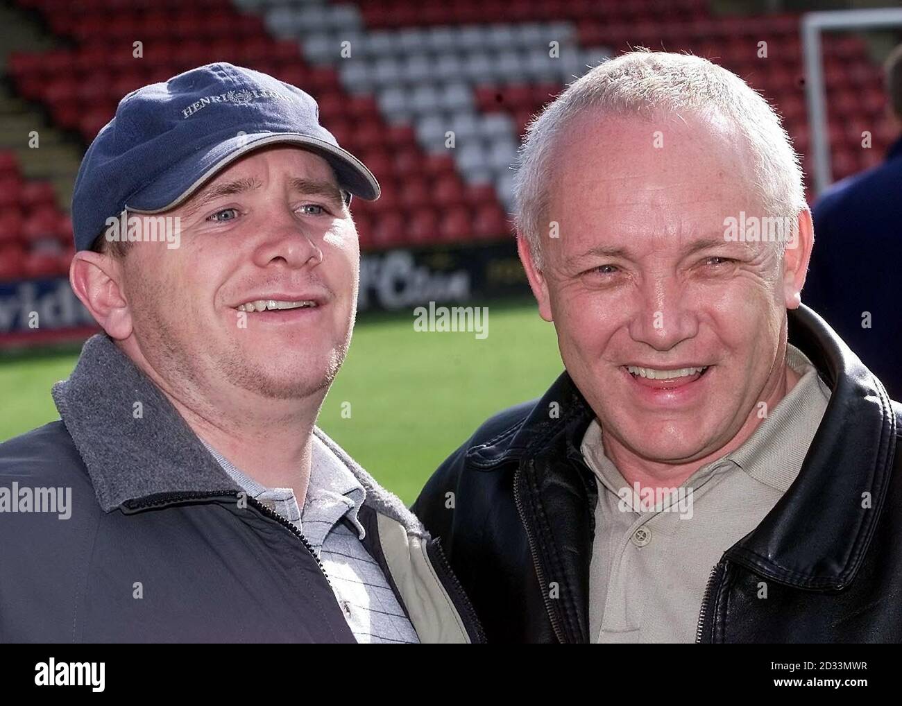 Former boxing champion Paul Ingle with his boxing promoter Frank ...