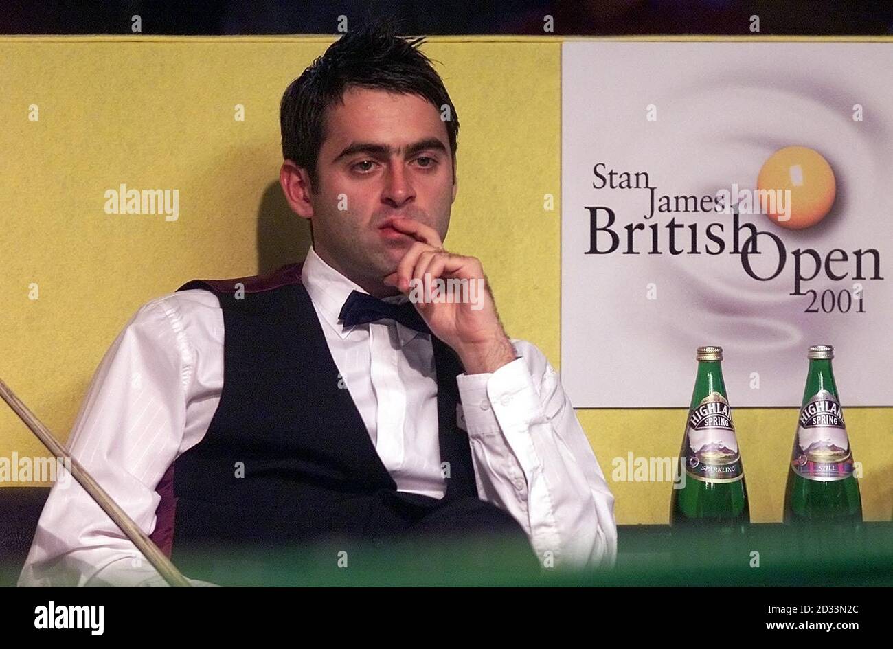 Ronnie O'Sullivan in action against Joe Swail during the Stan James ...