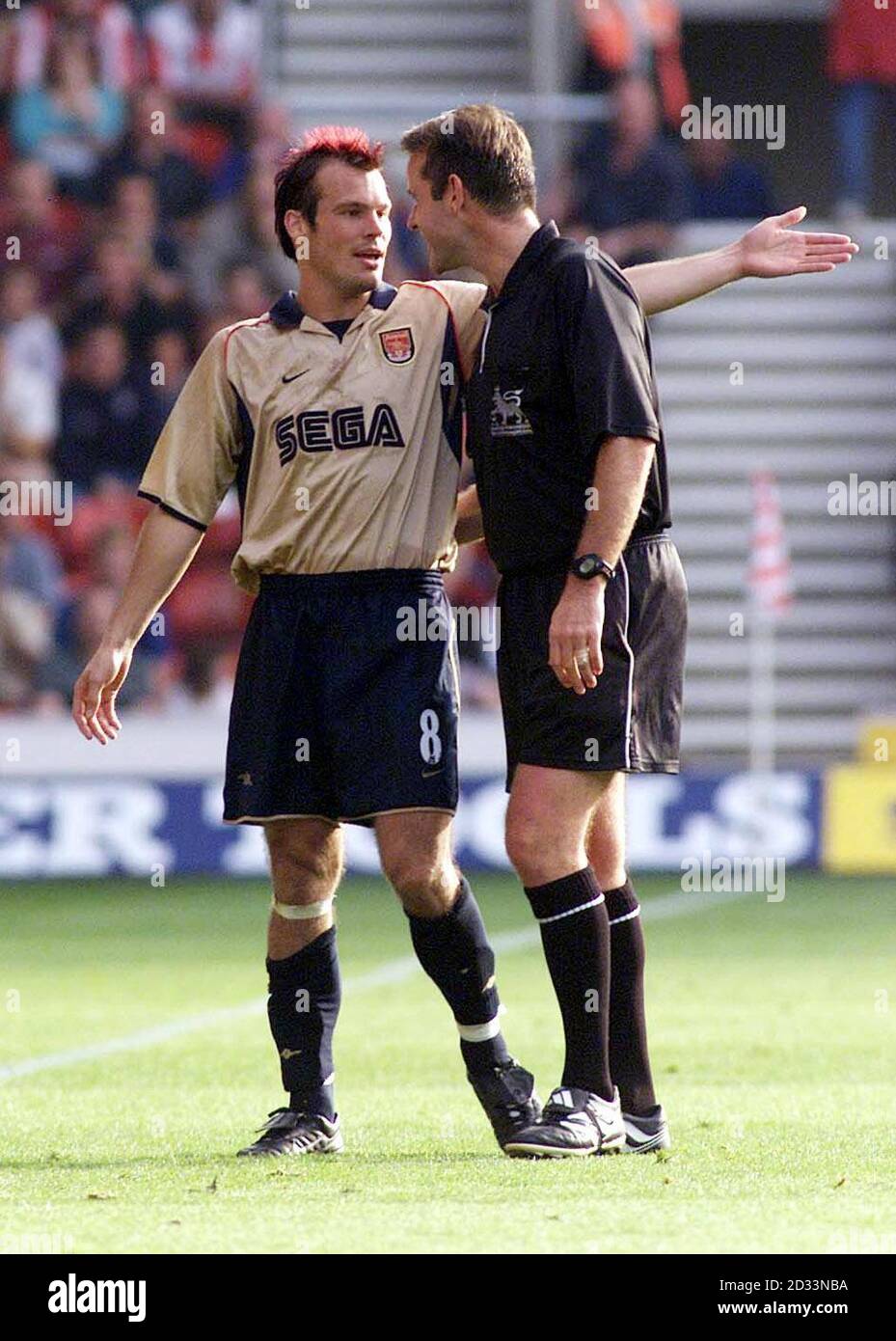 Referee graham barber squares up hi-res stock photography and images ...
