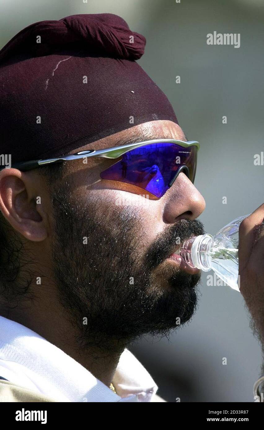 Spinner sarandeep singh takes hi-res stock photography and images - Alamy