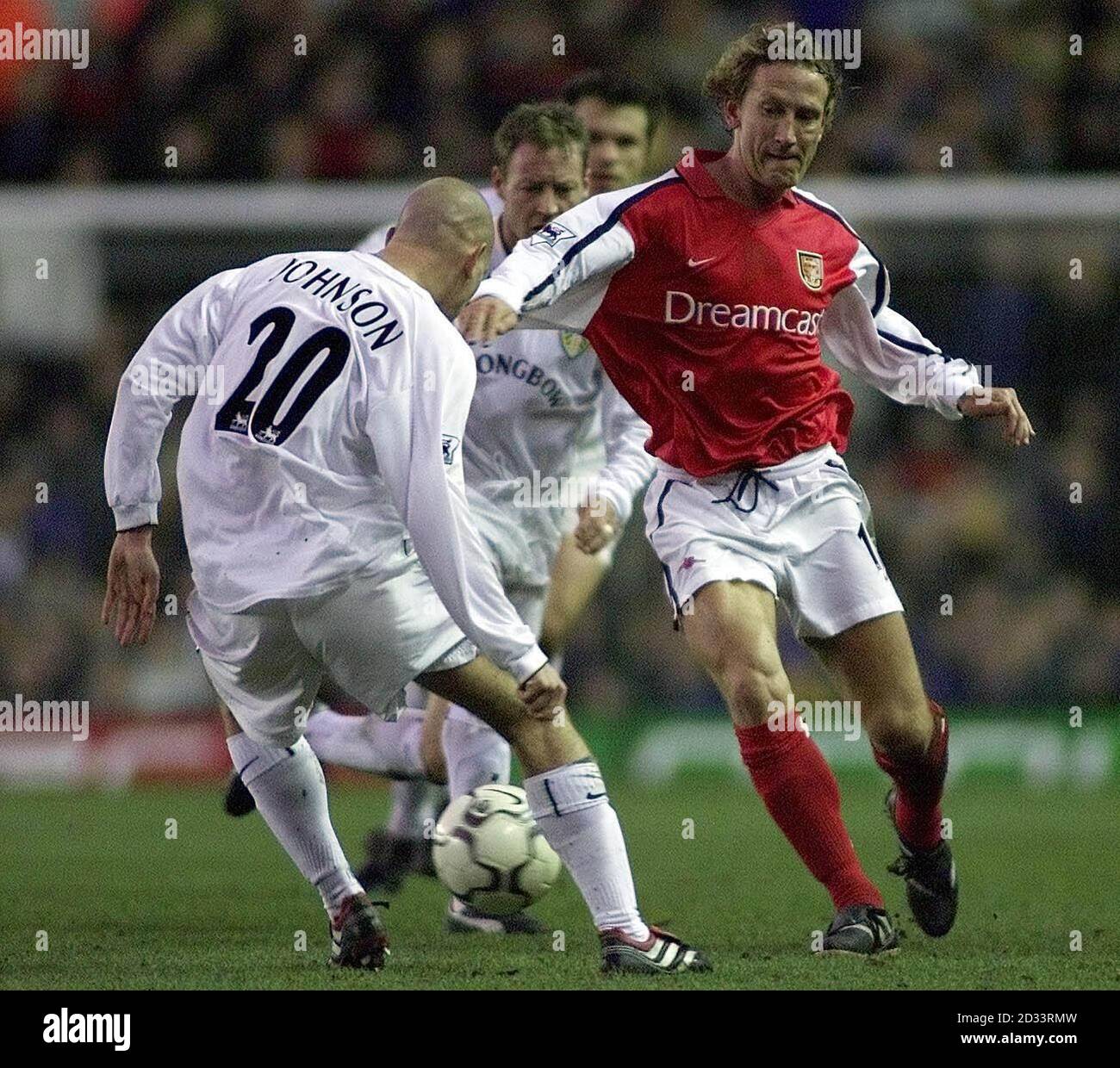 Arsenal's Ray Parlour gets past Leeds' Seth Johnson during their FA ...