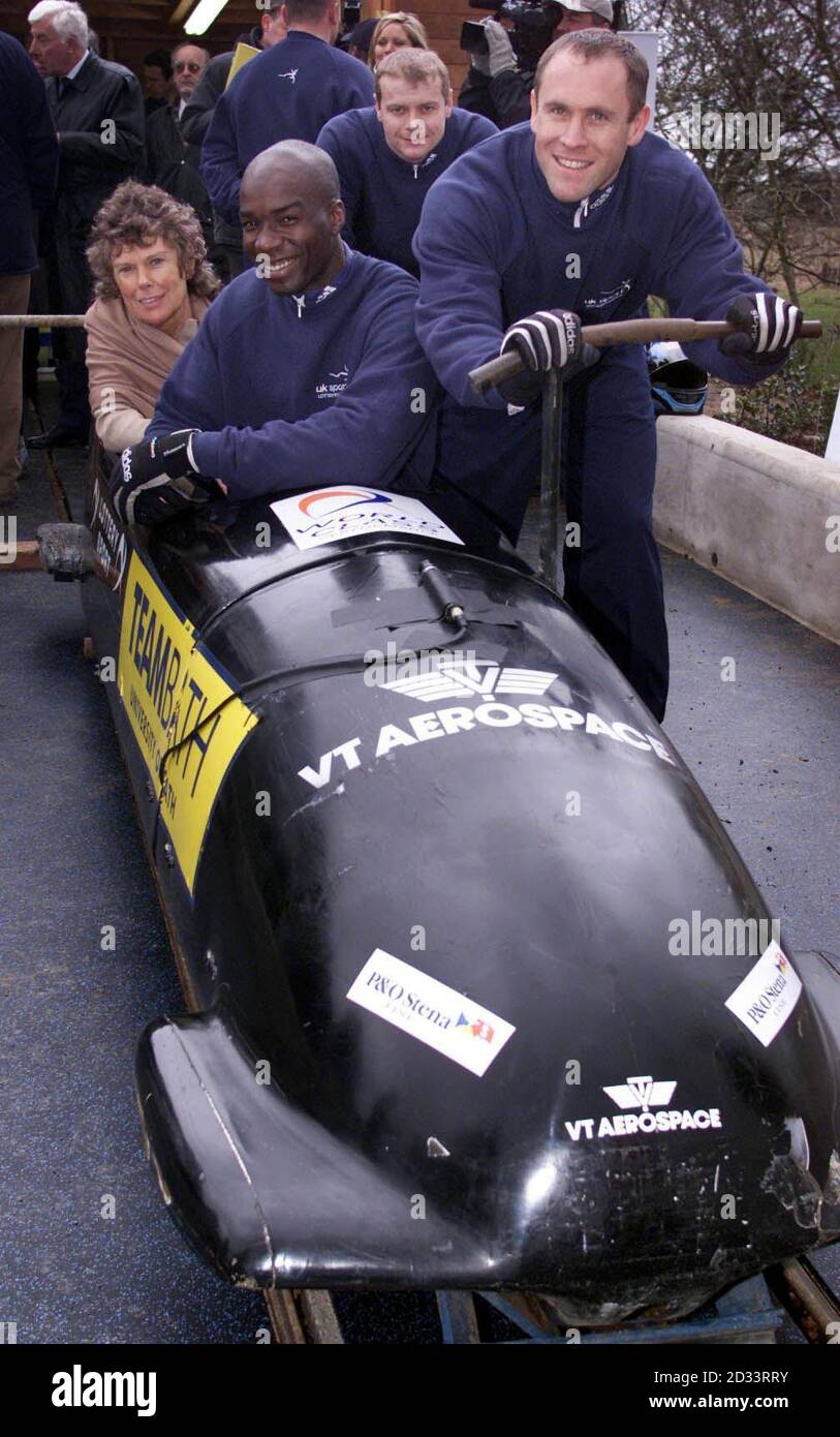 Bobsleigh push hi-res stock photography and images - Alamy