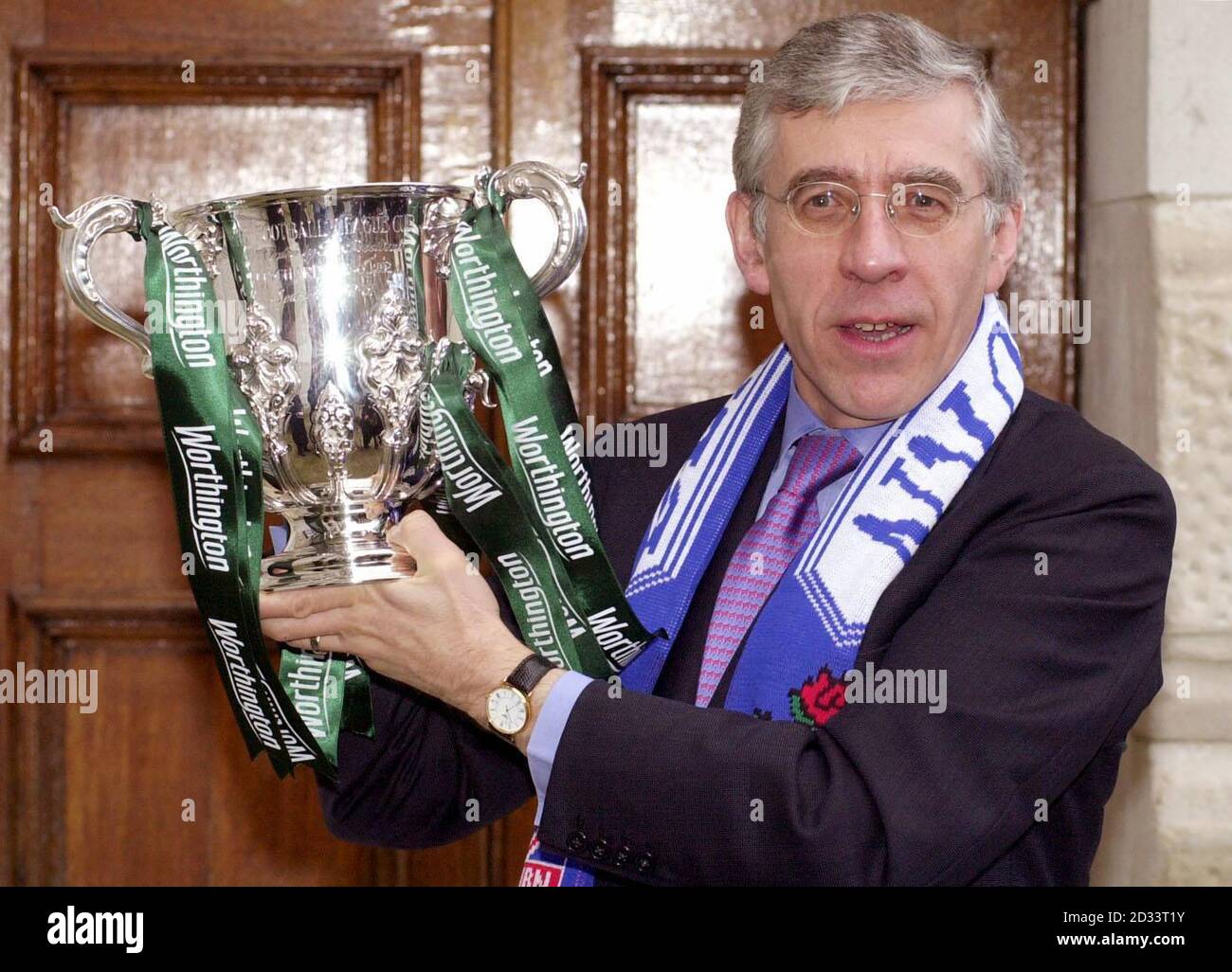 Foreign secretary jack straw holds hi-res stock photography and images ...