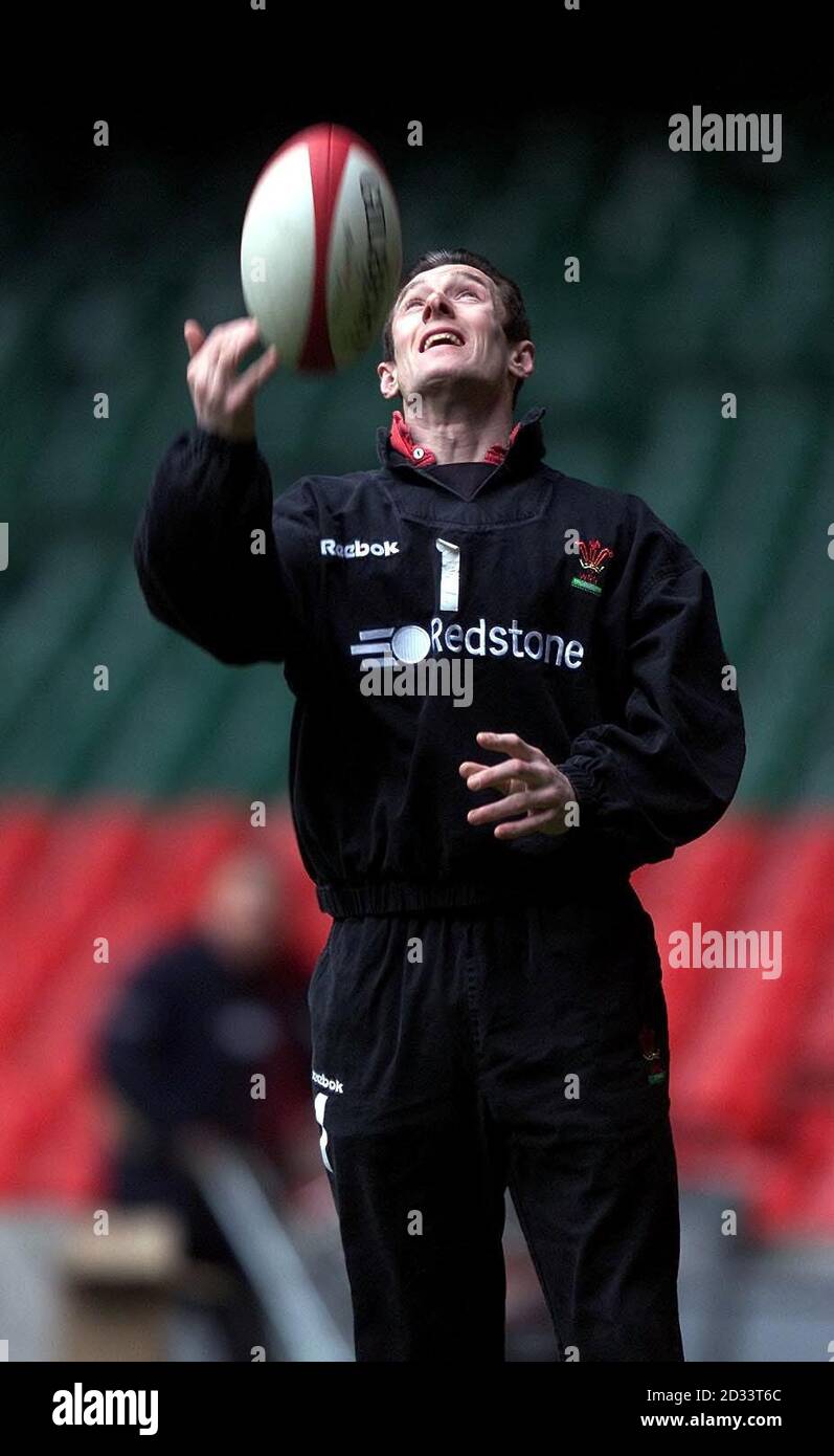 Cardiff rugby wales italy hi-res stock photography and images - Alamy