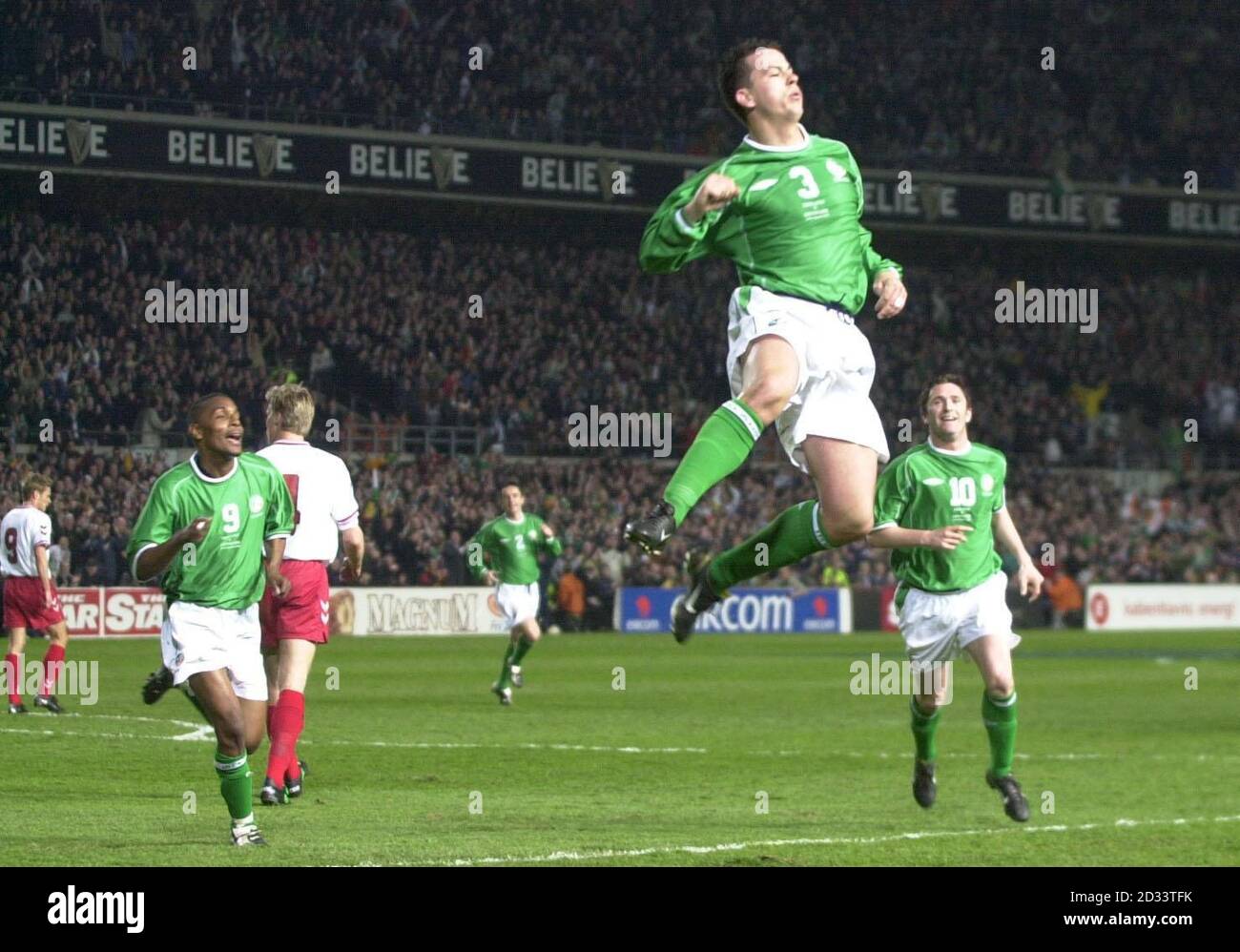 Irelands ian harte celebrates his goal with robbie keane hi-res stock ...