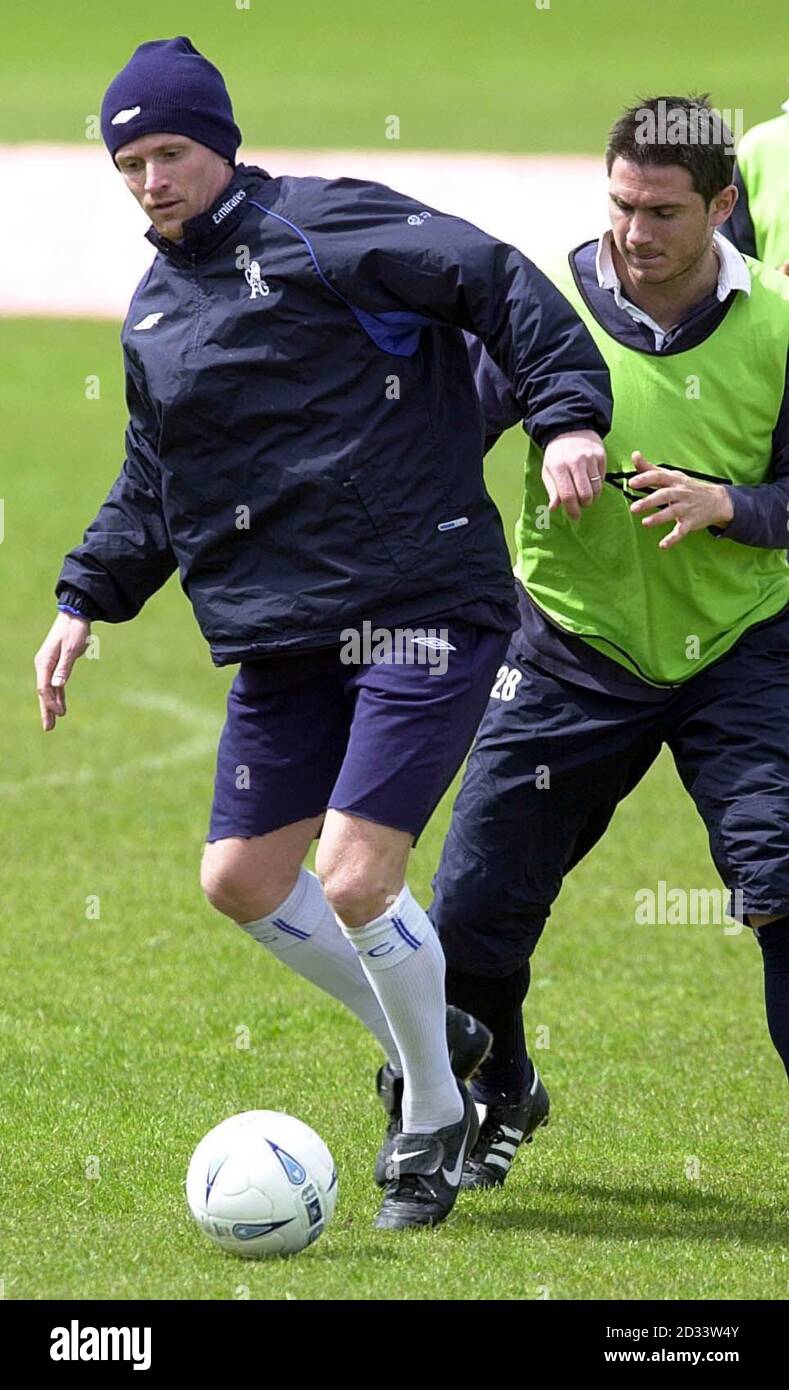 Football action emmanuel petit hi-res stock photography and images - Alamy