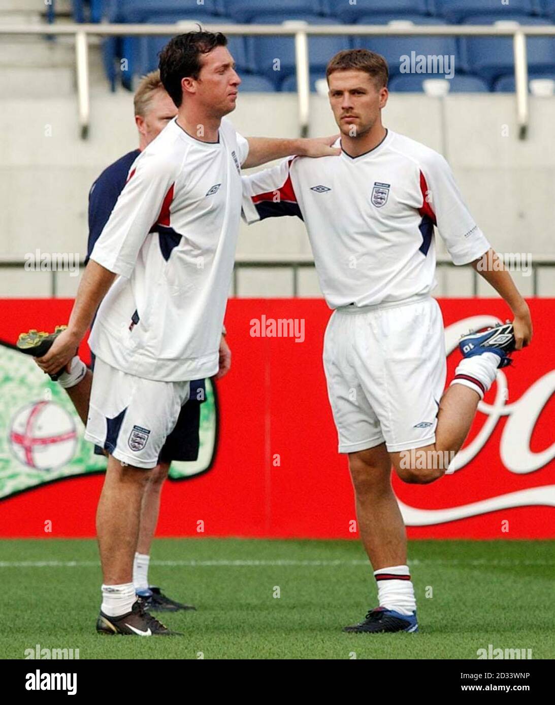 Football liverpool michael owen hi-res stock photography and images - Alamy