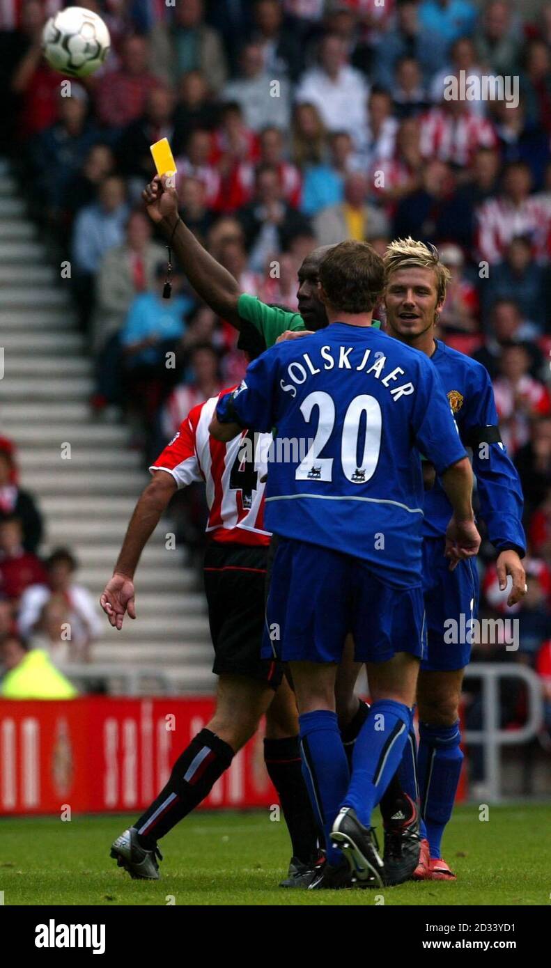 Sport football action referee uriah rennie hi-res stock photography and ...