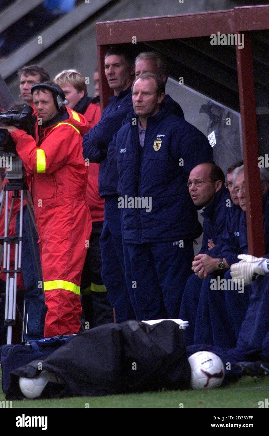 Football bench stadium hi-res stock photography and images - Alamy