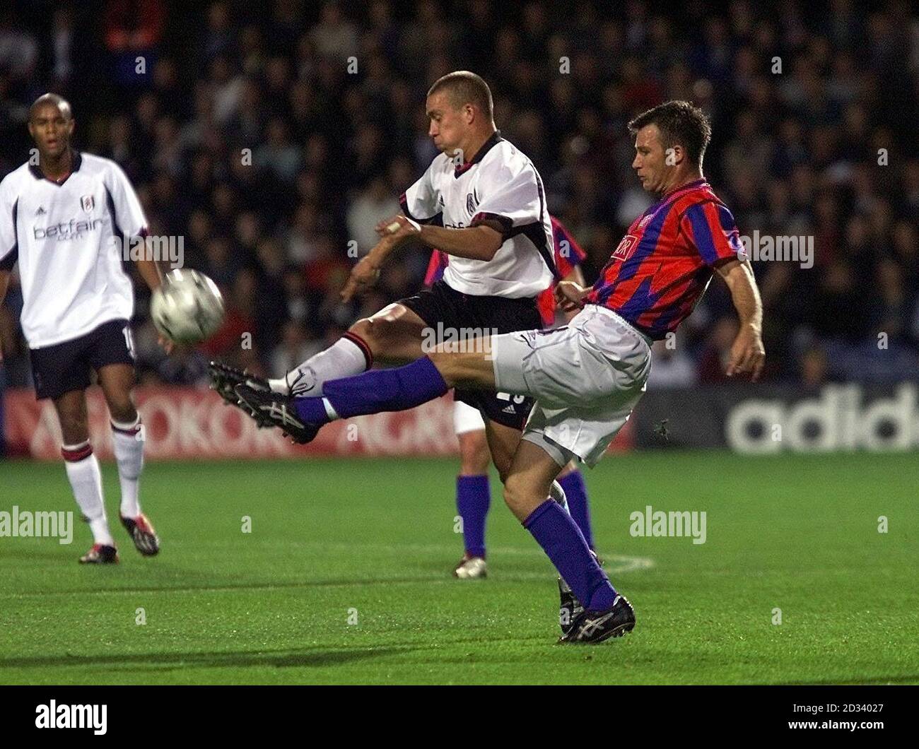 Football action sean davis hi-res stock photography and images - Alamy