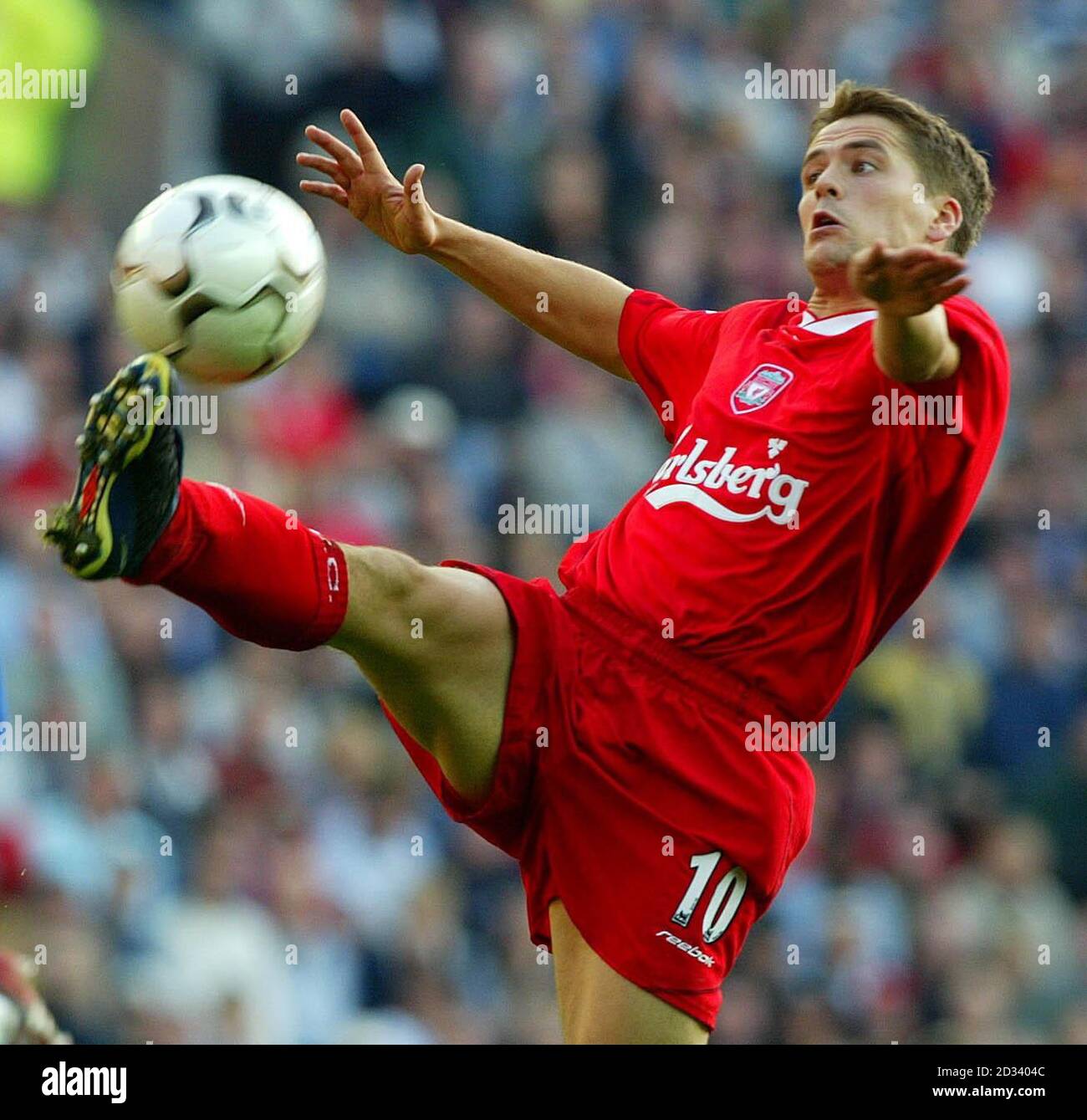 Football liverpool michael owen hi-res stock photography and images - Alamy