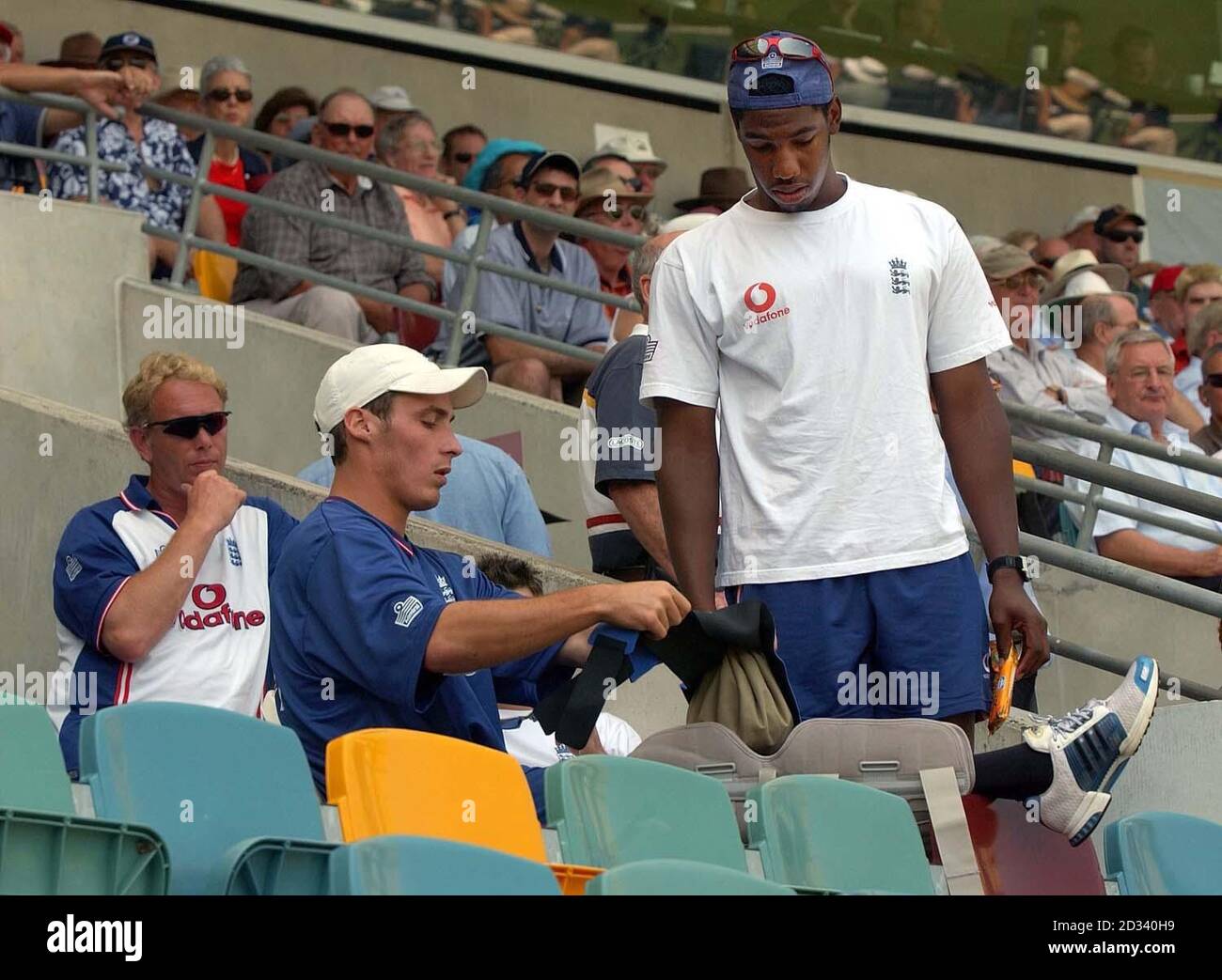 - NO COMMERCIAL USE: L-R England bowling coach Graham Dilley, injured ...