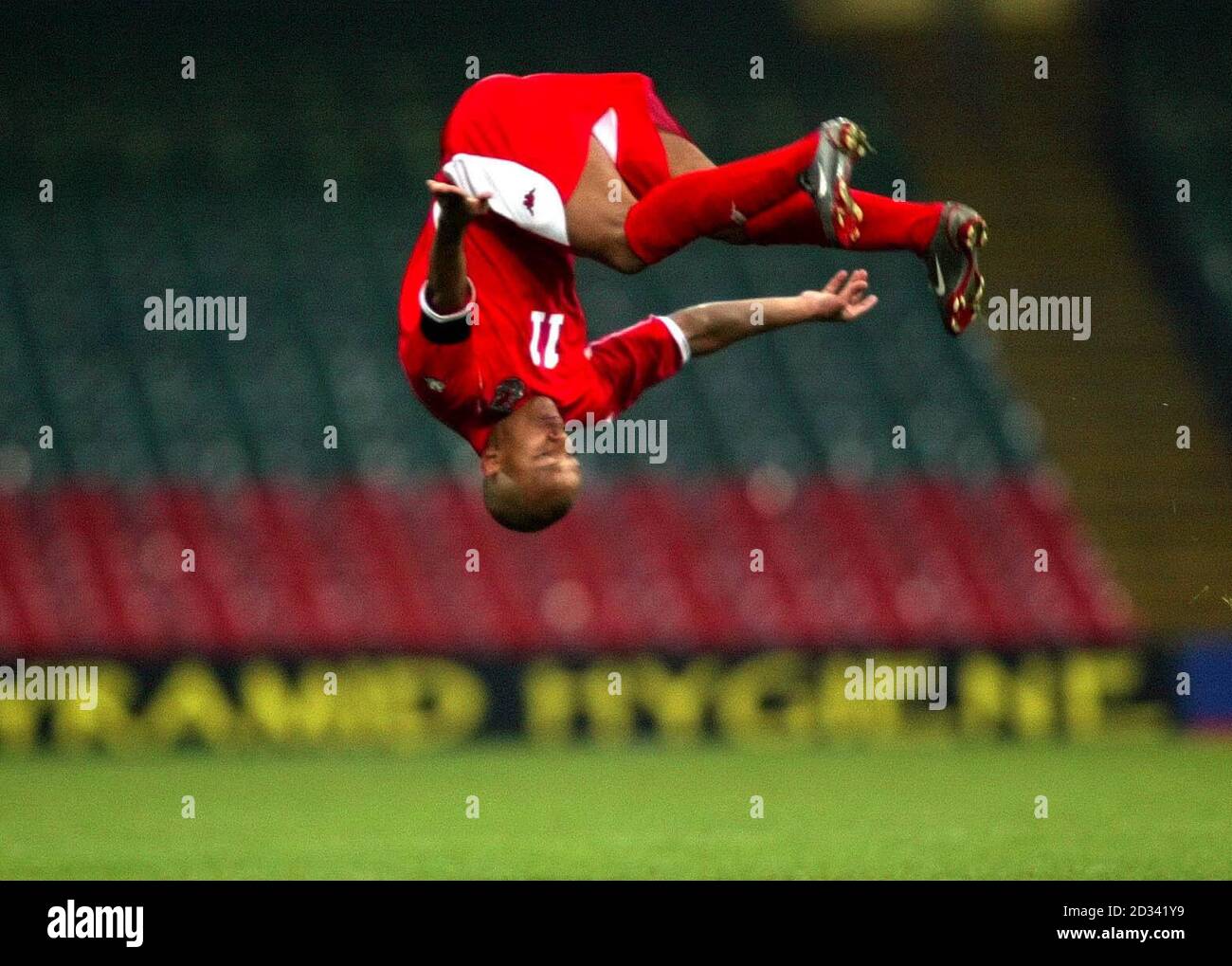 Football celebrating robert earnshaw hi-res stock photography and ...