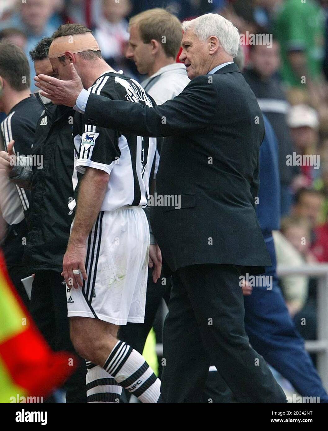 Bobby robson alan shearer hi-res stock photography and images - Alamy