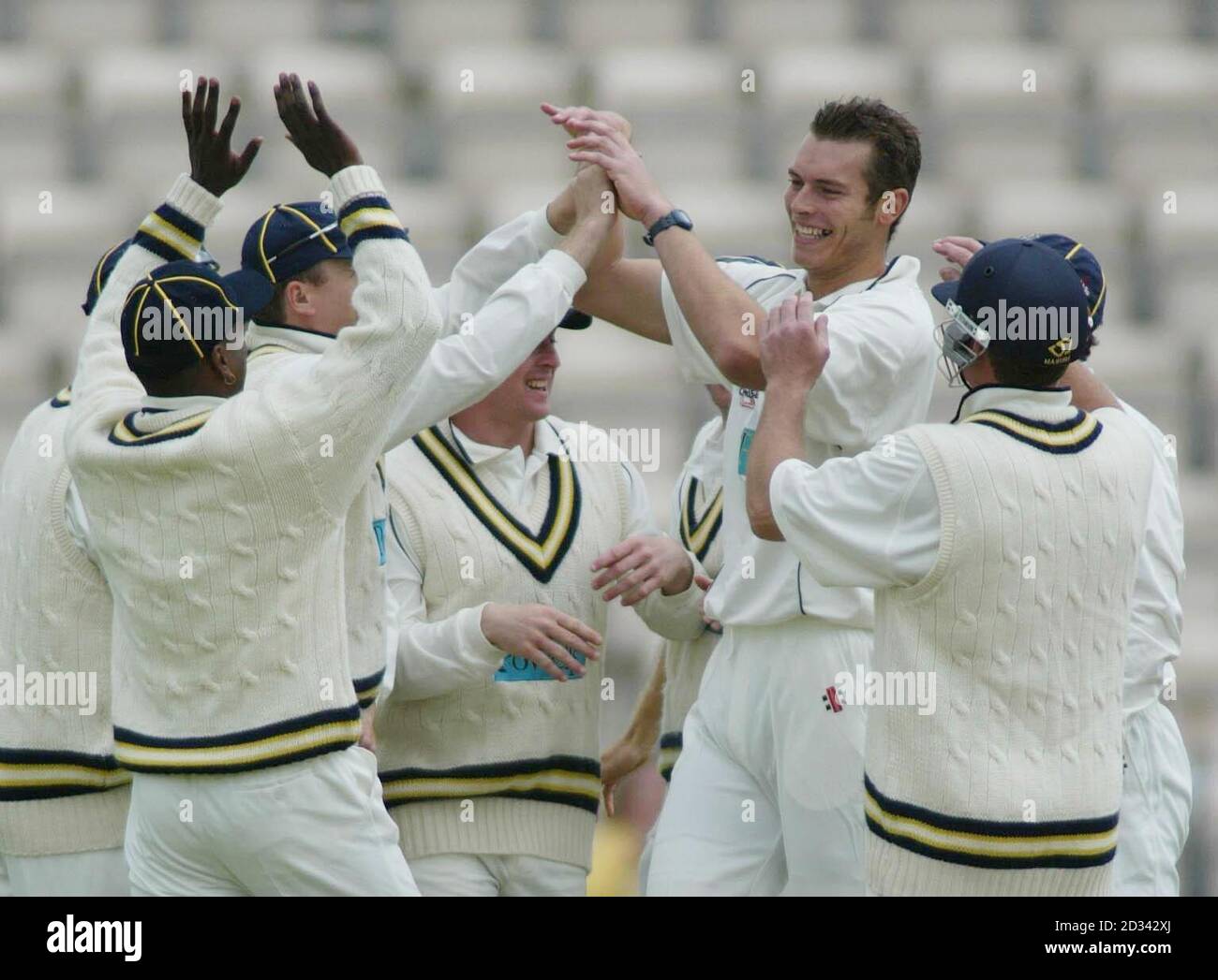Frizzell county championship match rose bowl hi-res stock photography ...