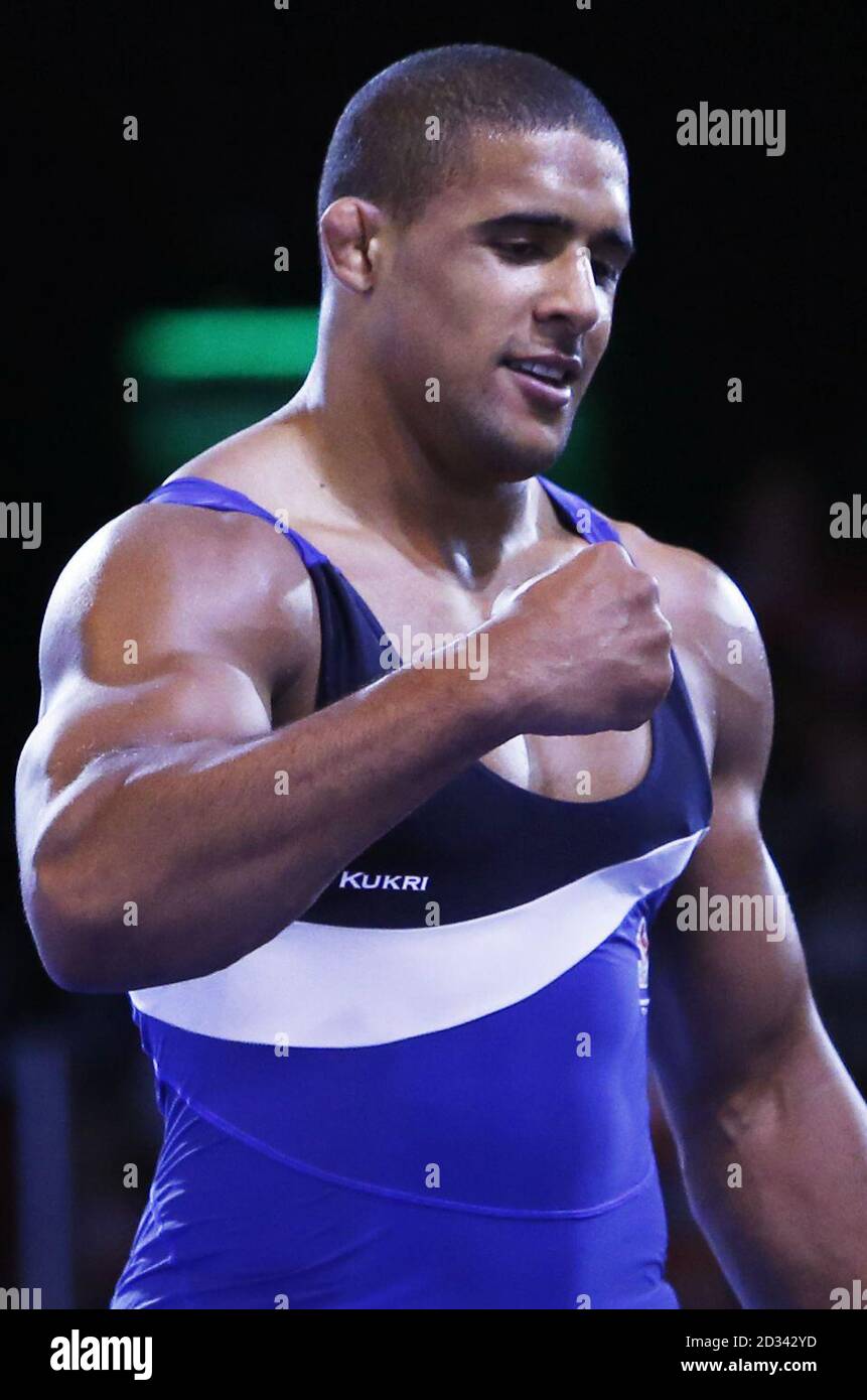 Wrestling fs hi-res stock photography and images - Alamy