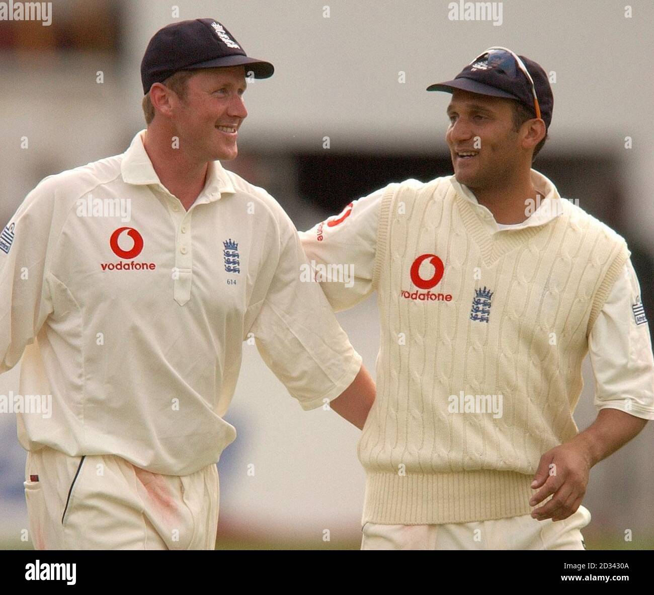 Sport cricket celebrating mark butcher hi-res stock photography and ...