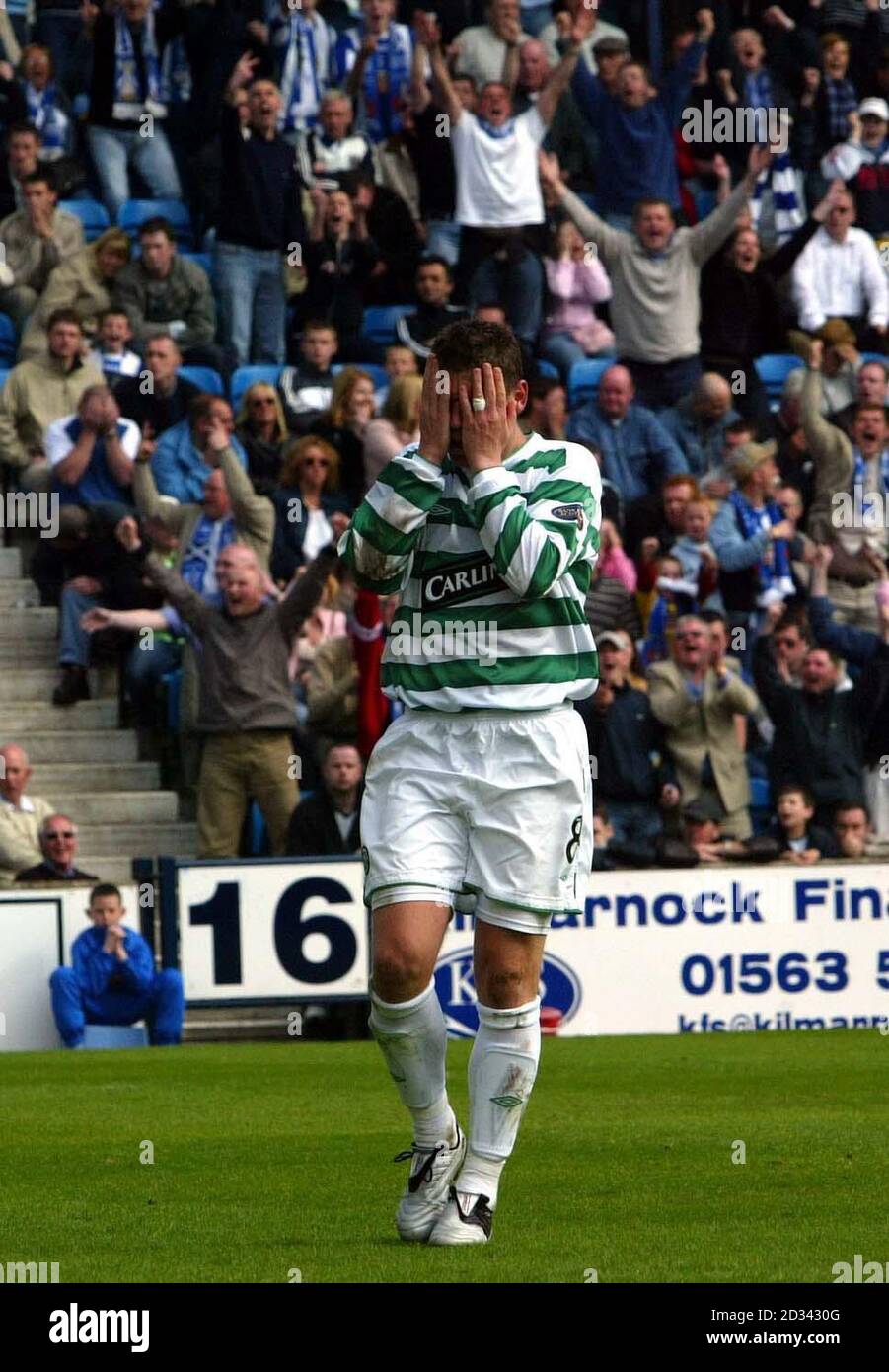 Celtic alan thompson holds hi-res stock photography and images - Alamy