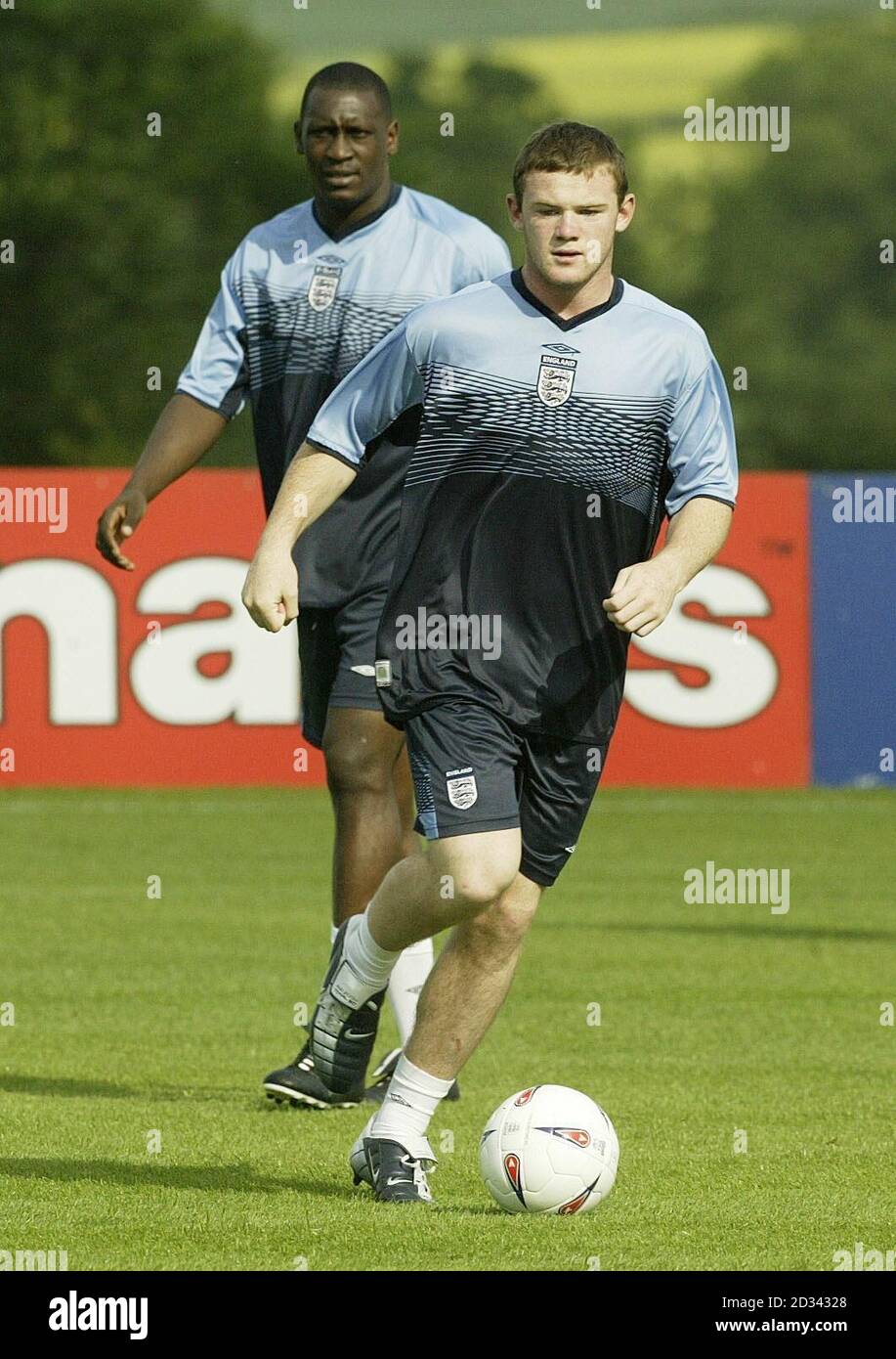 Football practice action wayne rooney hi-res stock photography and ...