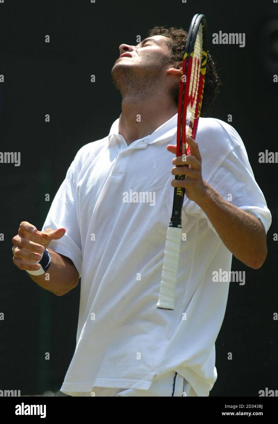 Andre Sa from Brazil loses 6:2/7:5/6:2 to David Nalbandian of Argentina ...