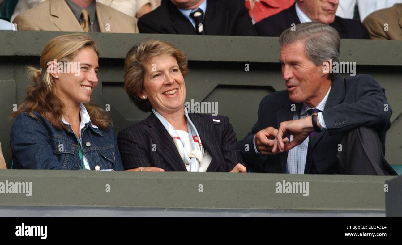 Tim henmans wife lucy hi-res stock photography and images - Alamy