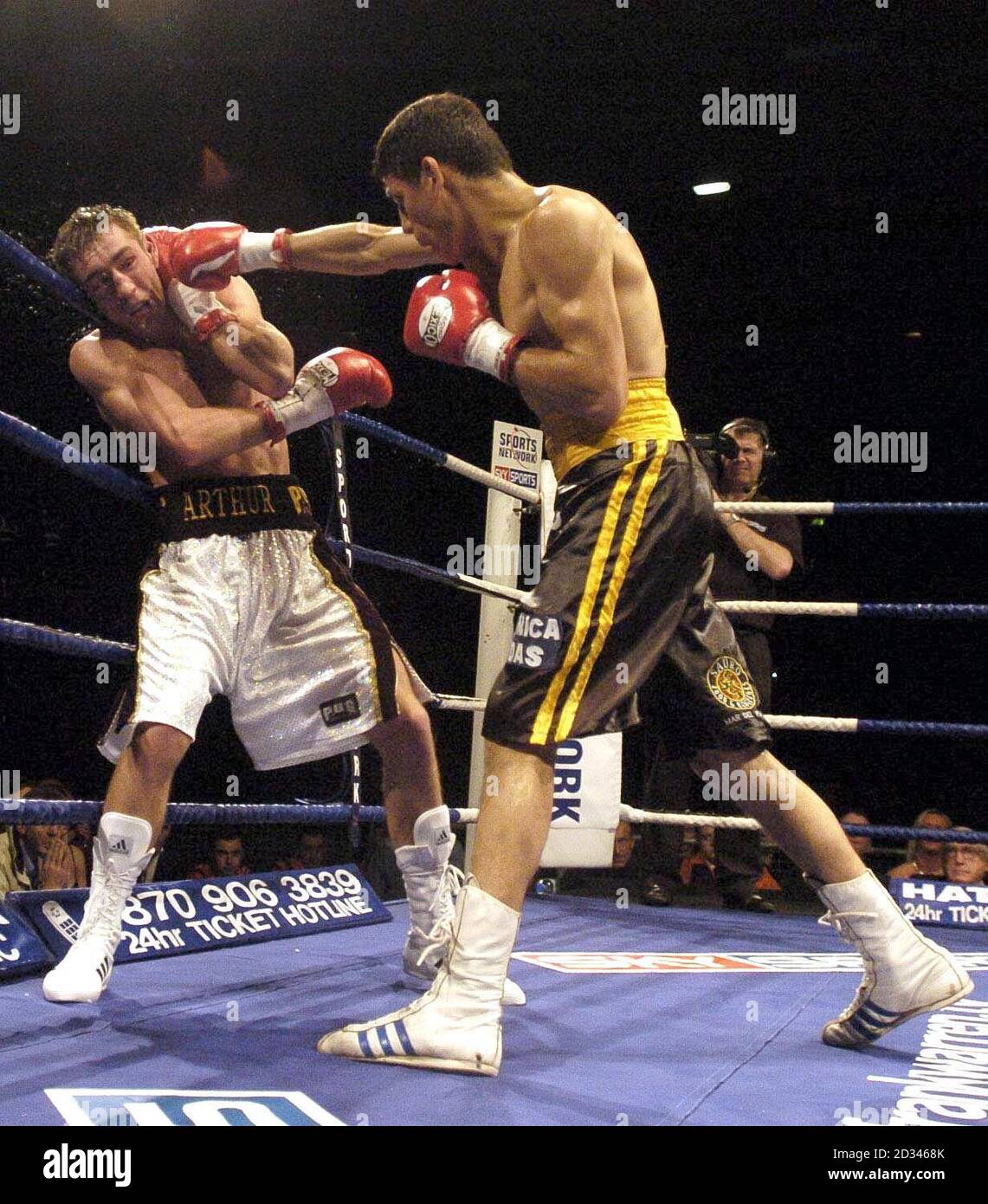Alex Arthur, right, in action against Argentine Nazareno Ruiz, at ...