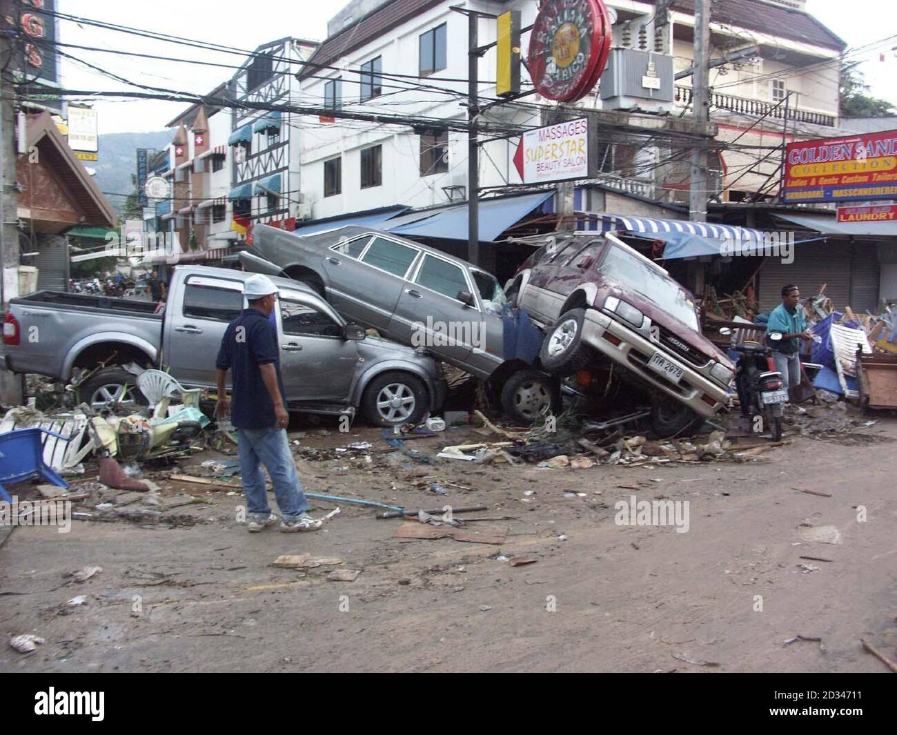 Tidal waves across asia hi-res stock photography and images - Alamy