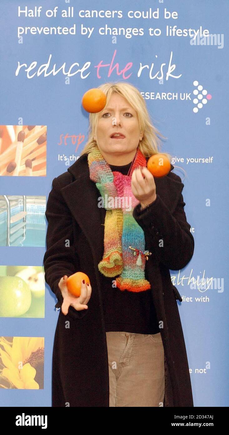 Gabby Roslin the TV Presenter, juggles with oranges as she promotres a ...