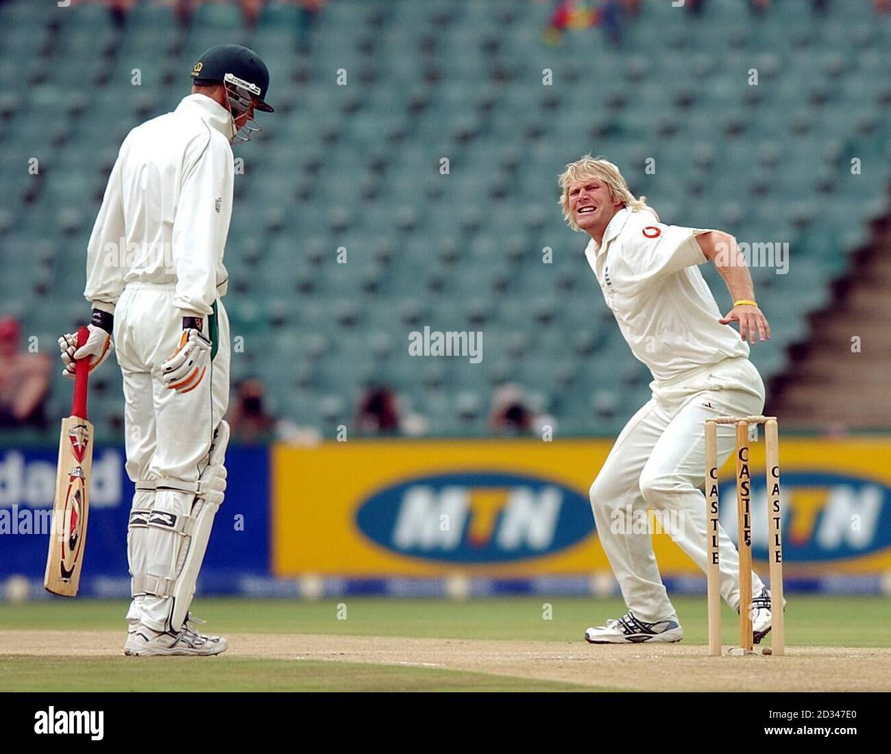 England's Matthew Hoggard (R) celebrates after trapping South Africa's ...