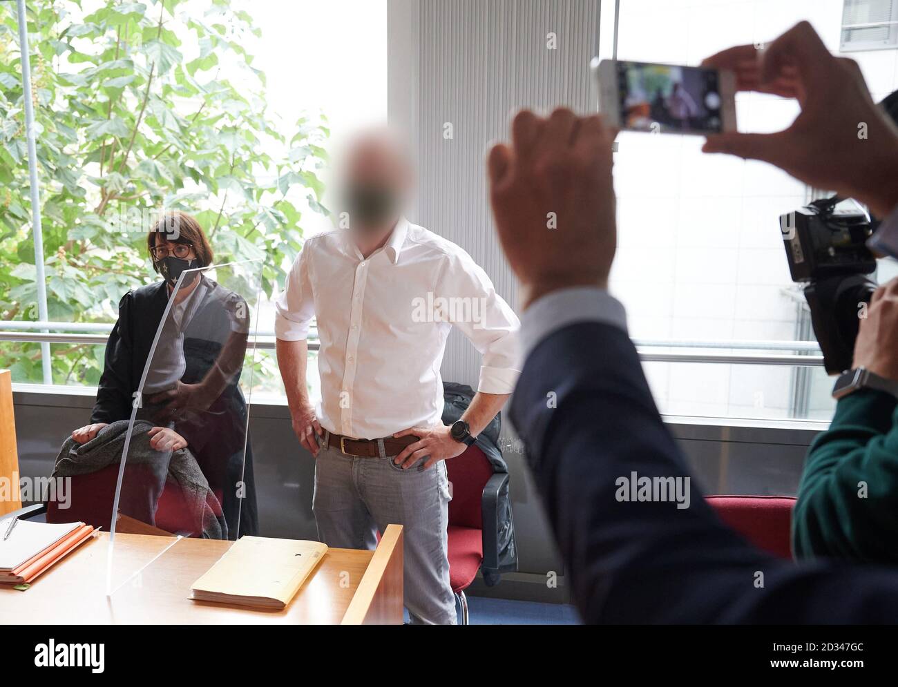 News person taking photographs hi-res stock photography and images - Alamy