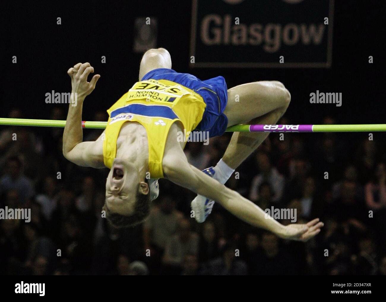 High jump athletics hi-res stock photography and images - Alamy