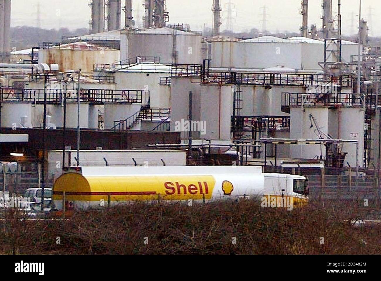 The refinery of the oil giant shell hi-res stock photography and images ...