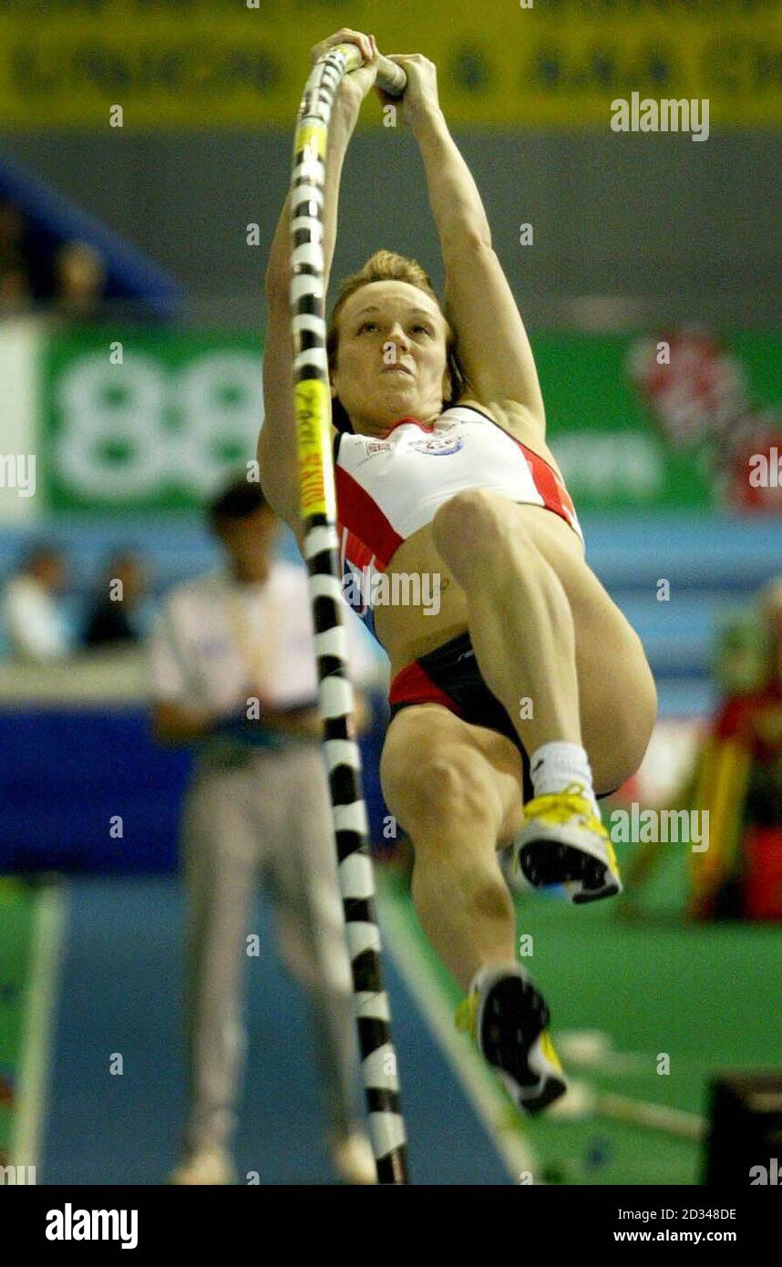 Janine Whitlock completes in the women's pole Vault Stock Photo - Alamy