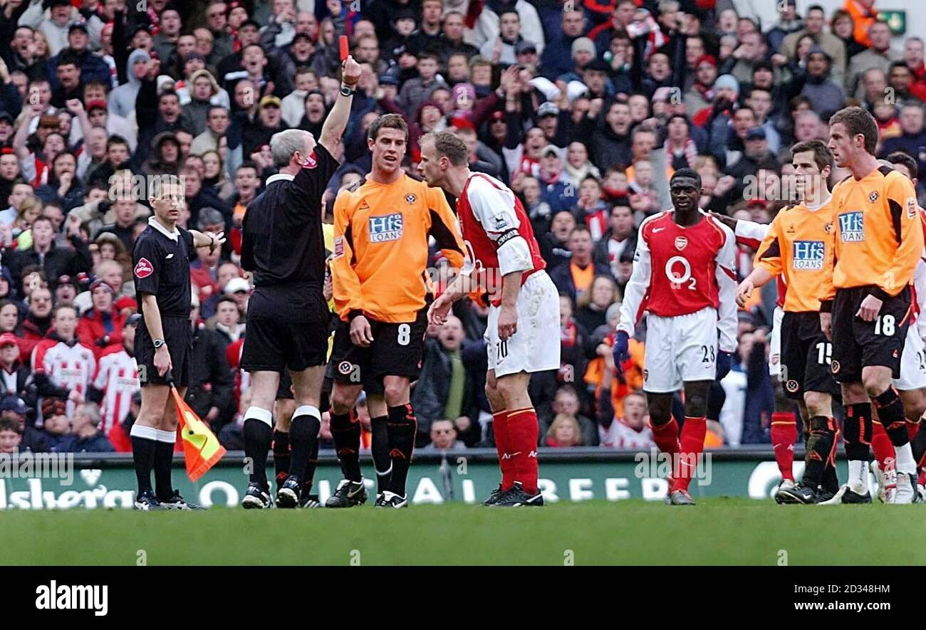 Referee neale barry hi-res stock photography and images - Alamy