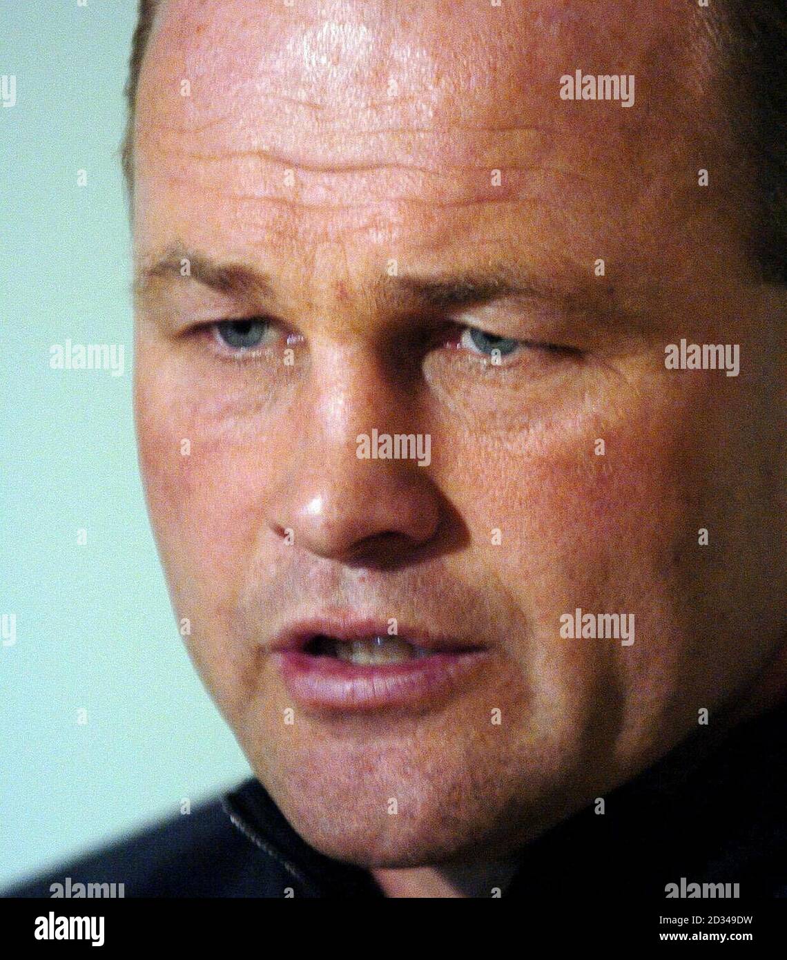 Sport rugby union head head shot andy robinson hi-res stock photography ...