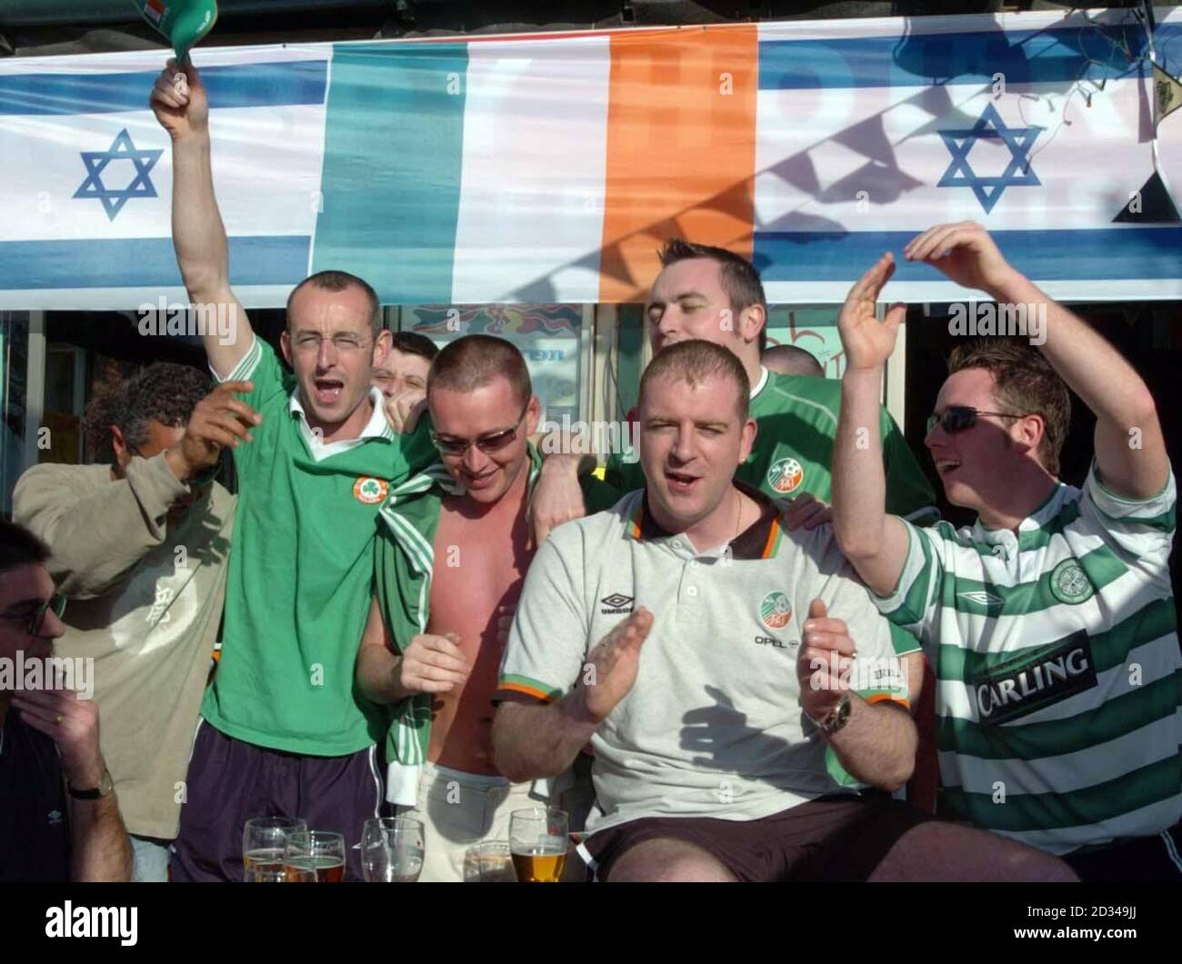 Bar drinking tel aviv hi-res stock photography and images - Alamy