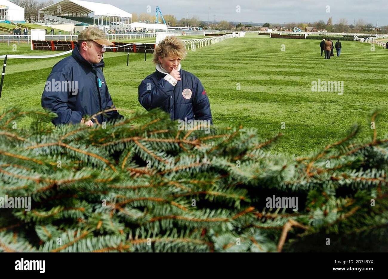 Horse leading a race hi-res stock photography and images - Alamy