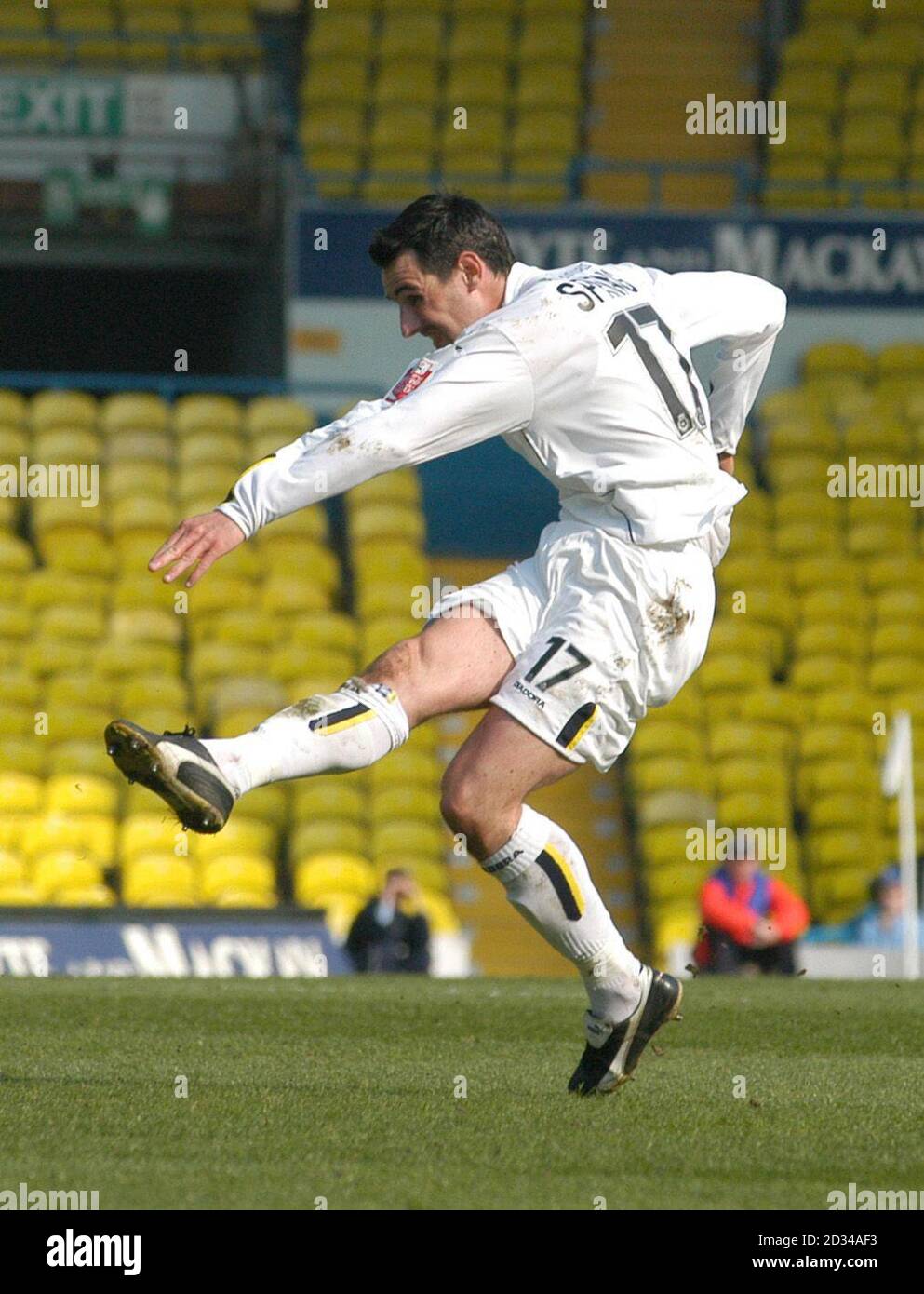 Leeds United's Matthew Spring shoots Stock Photo - Alamy