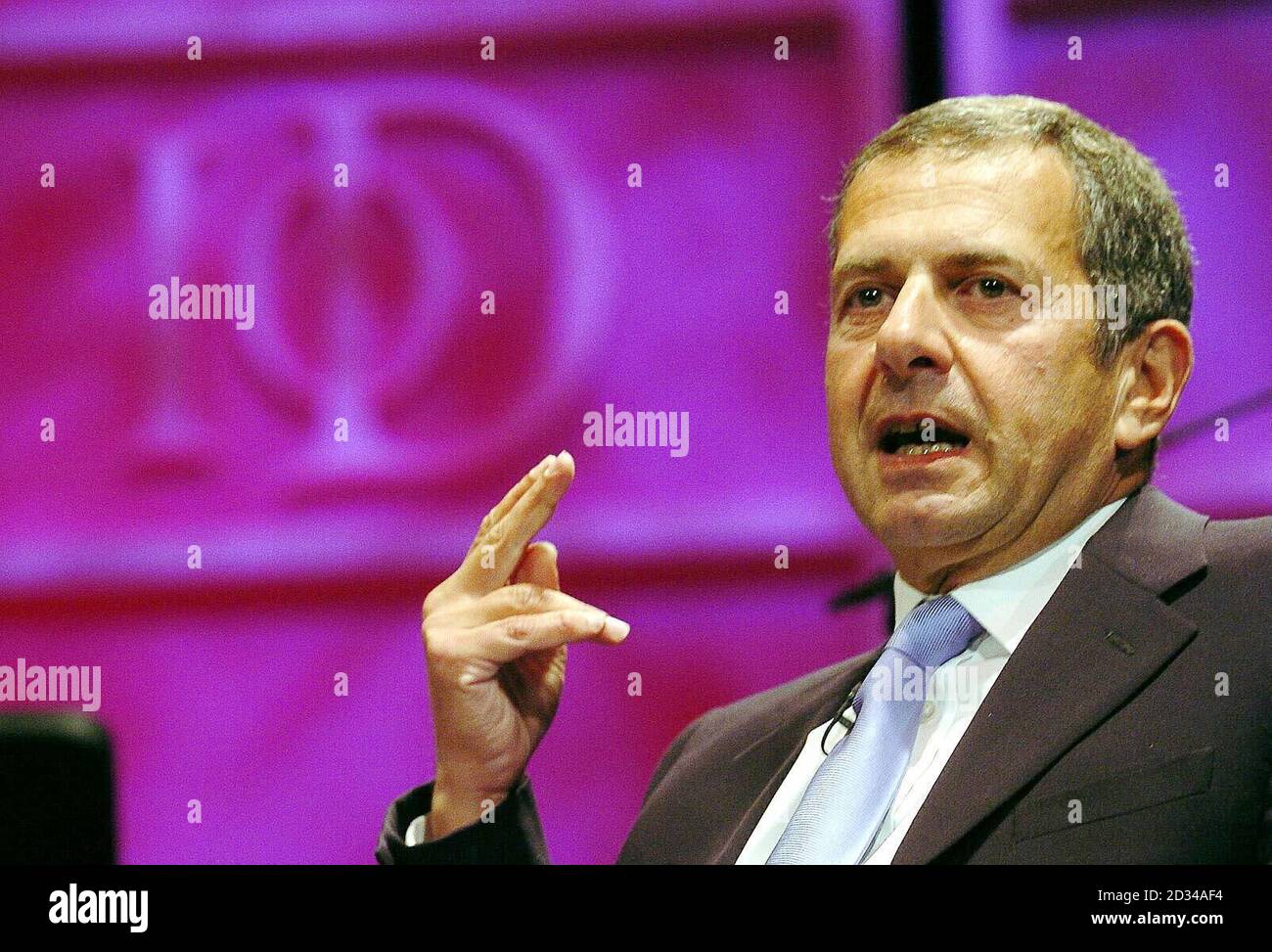 Gerald Ratner addressing the convention. In 1991, he had to resign from ...