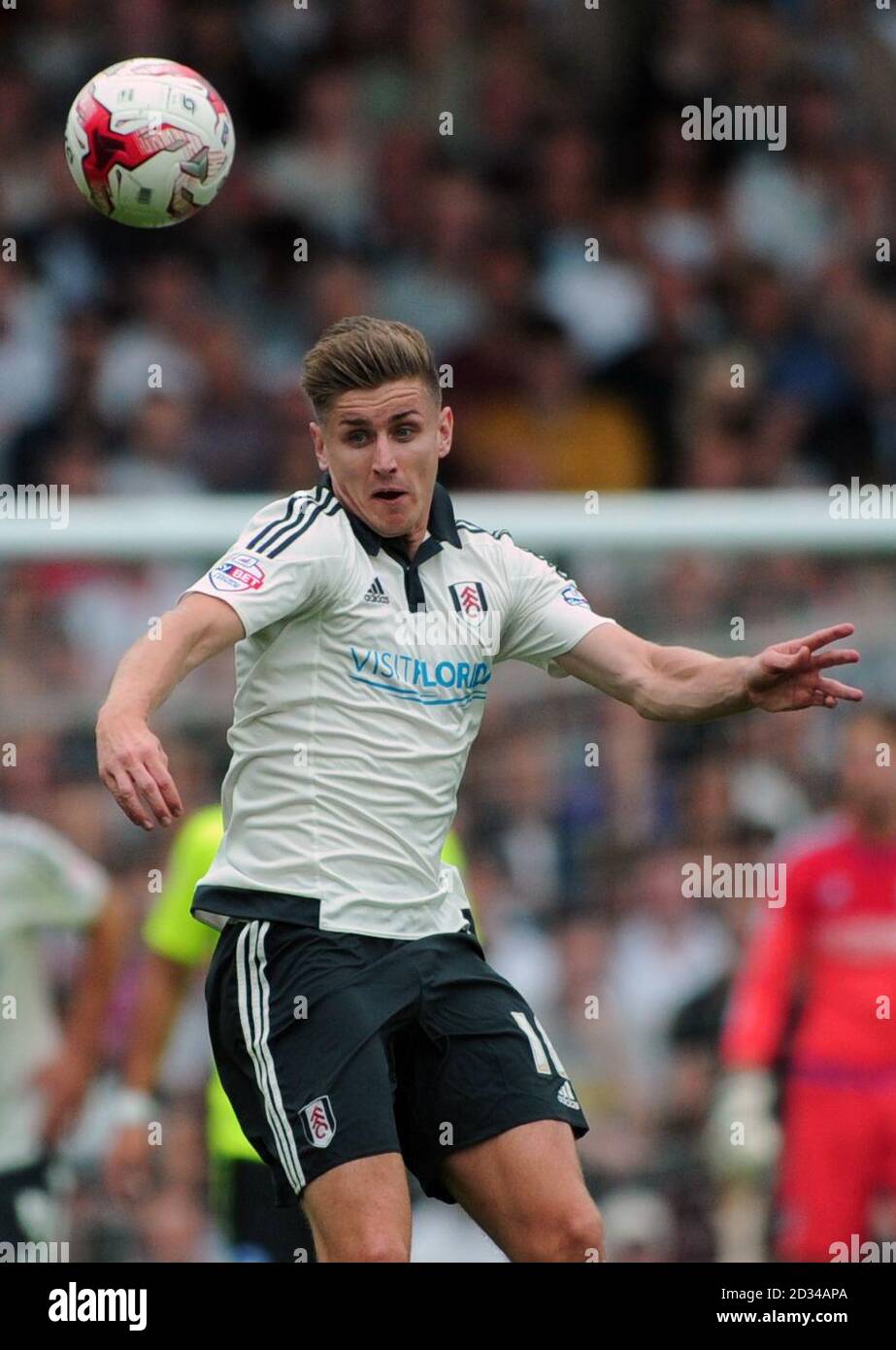 Fulham's Tom Cairney Stock Photo - Alamy