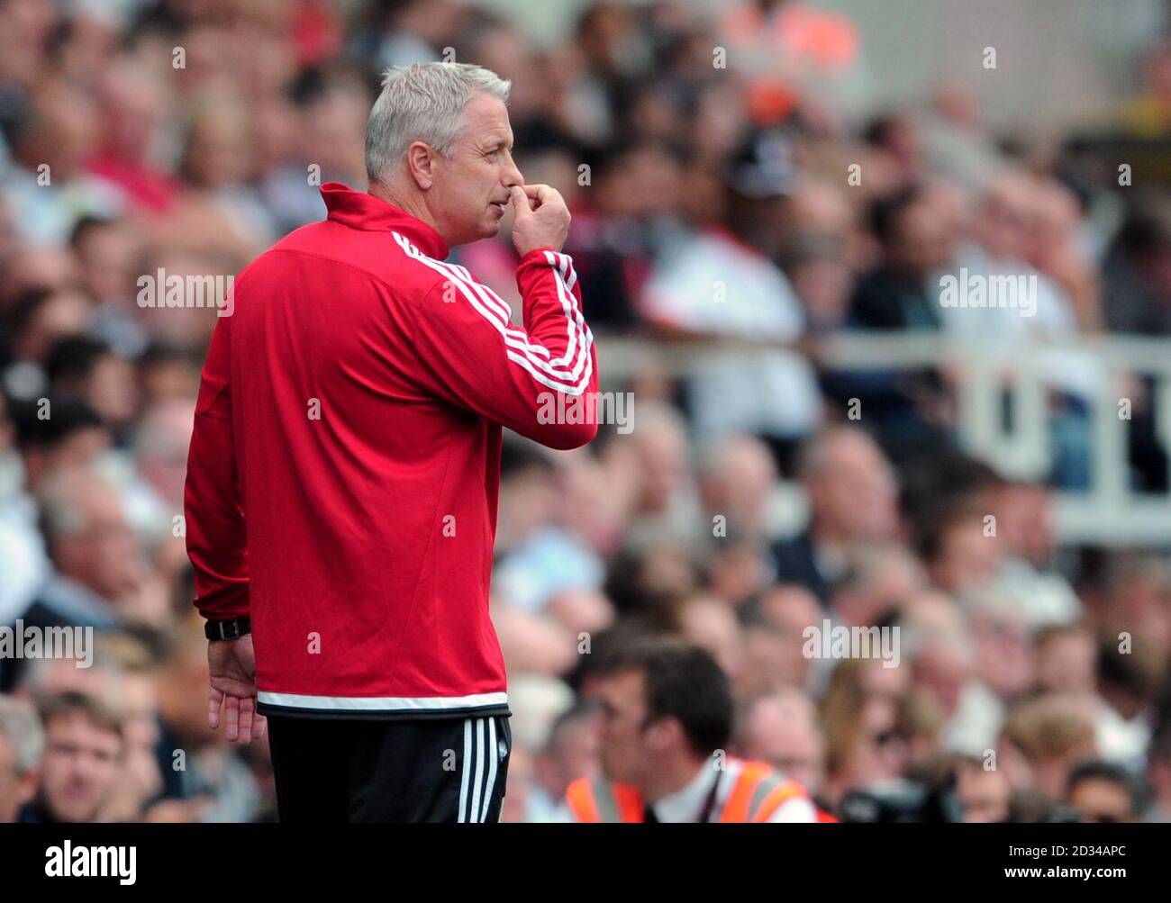 Fulham manager Kit Symons Stock Photo - Alamy