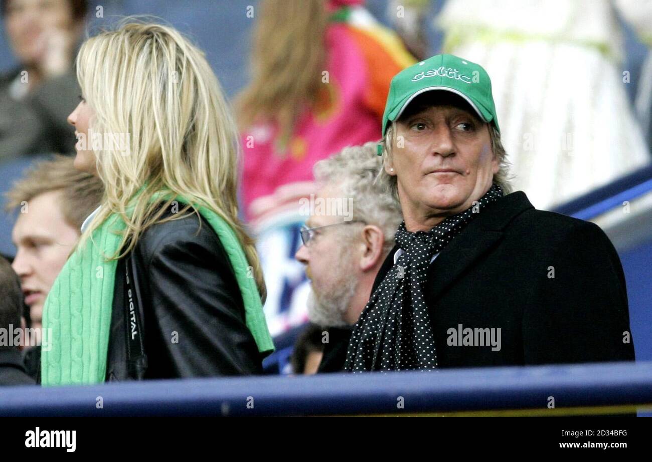 Singer Rod Stewart with his partner Penny Lancaster Stock Photo - Alamy
