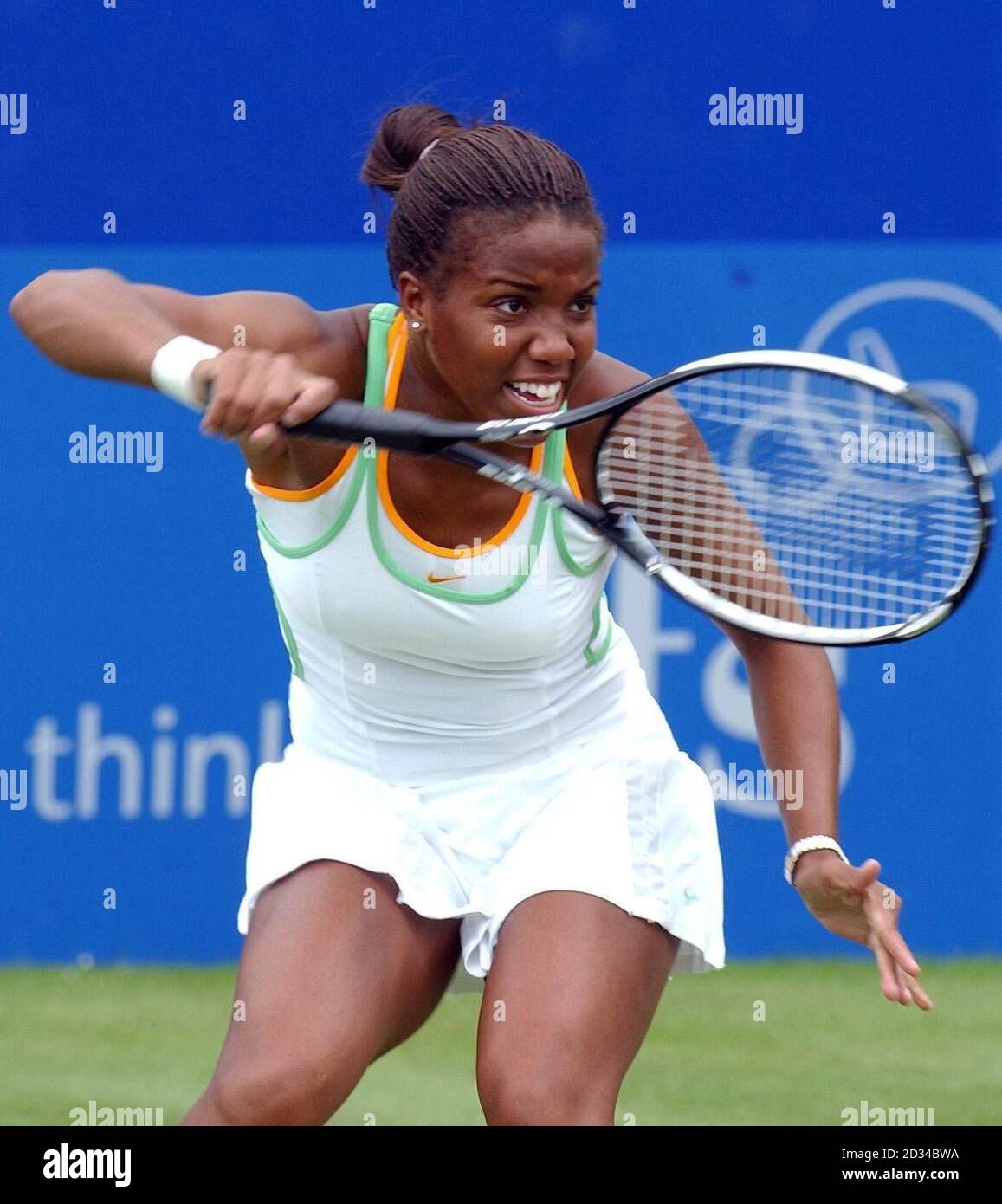 Mashona Washington on her way to a straight sets defeat by Jelena ...